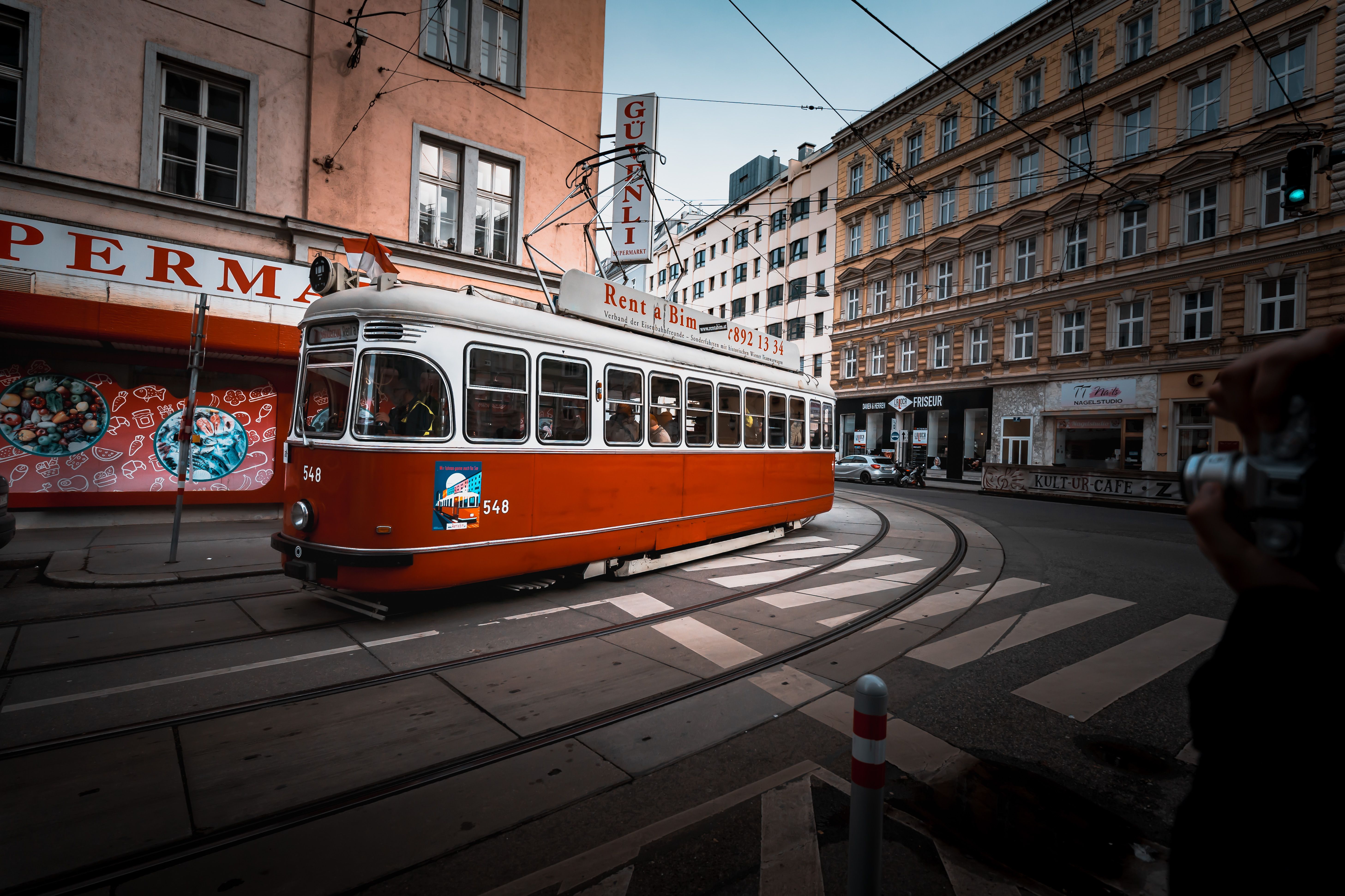 Cable Car in city · Free Stock Photo