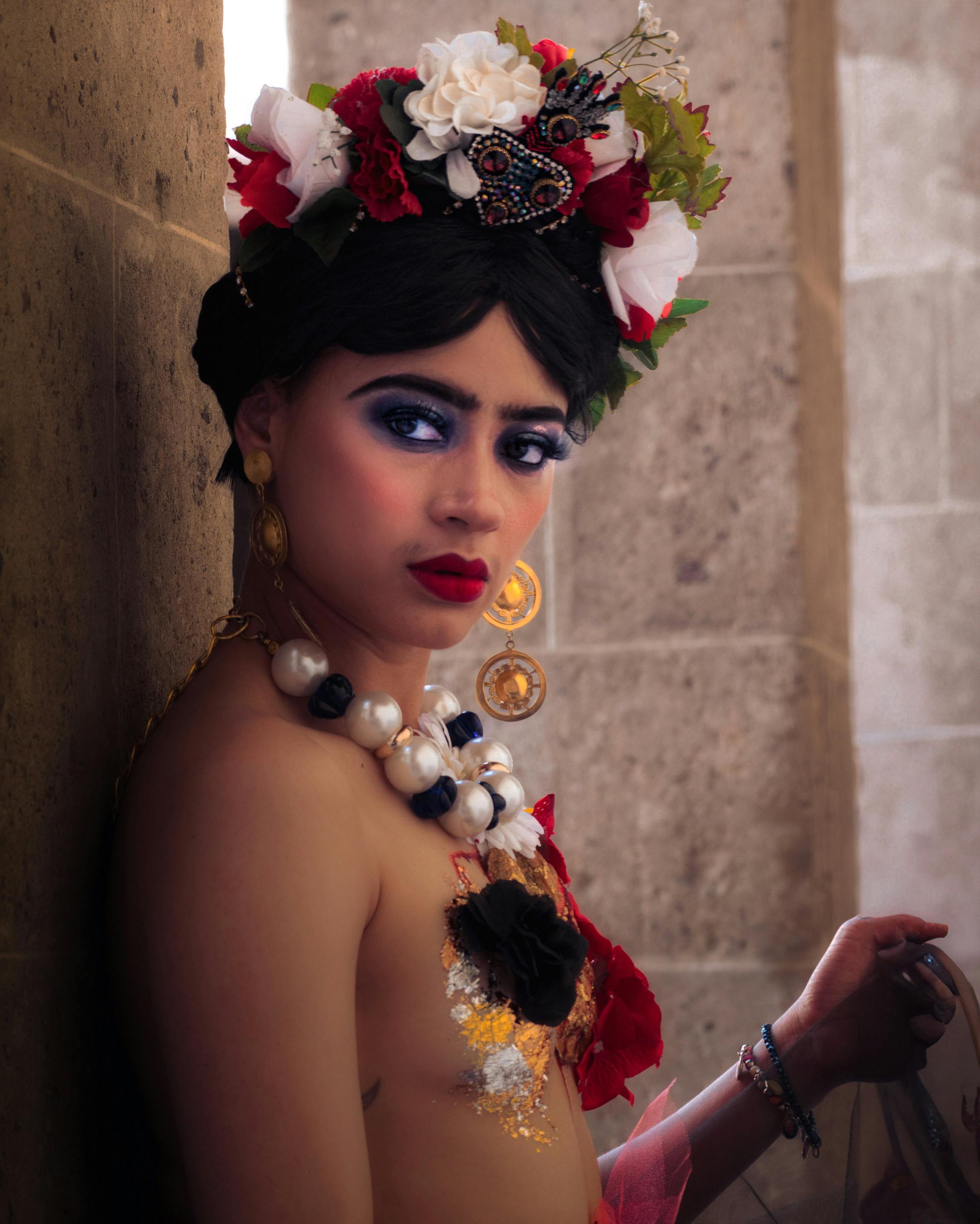 Model Wearing Glamour Makeup and Jewelry · Free Stock Photo