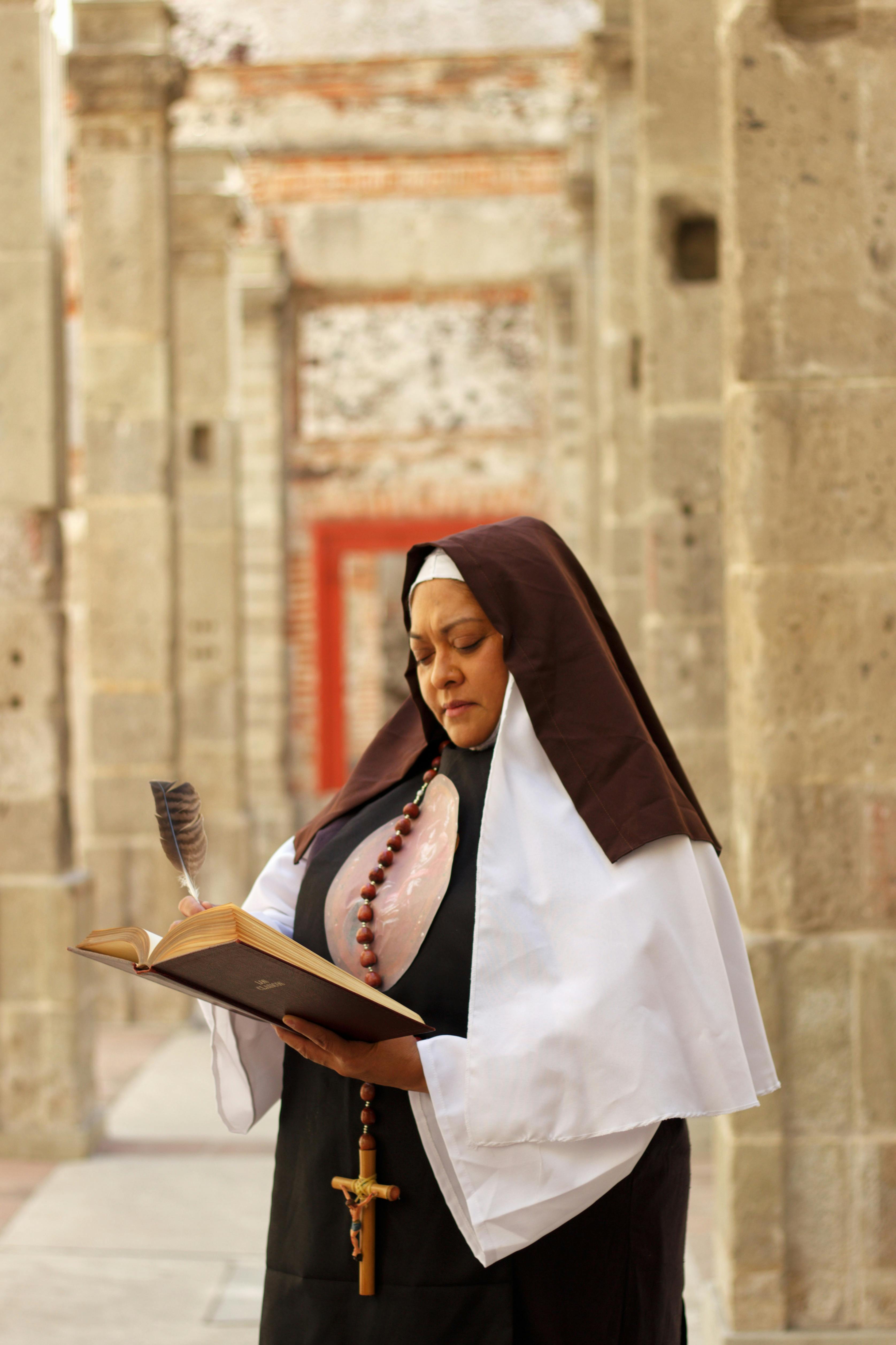 Nun Photos, Download The BEST Free Nun Stock Photos & HD Images