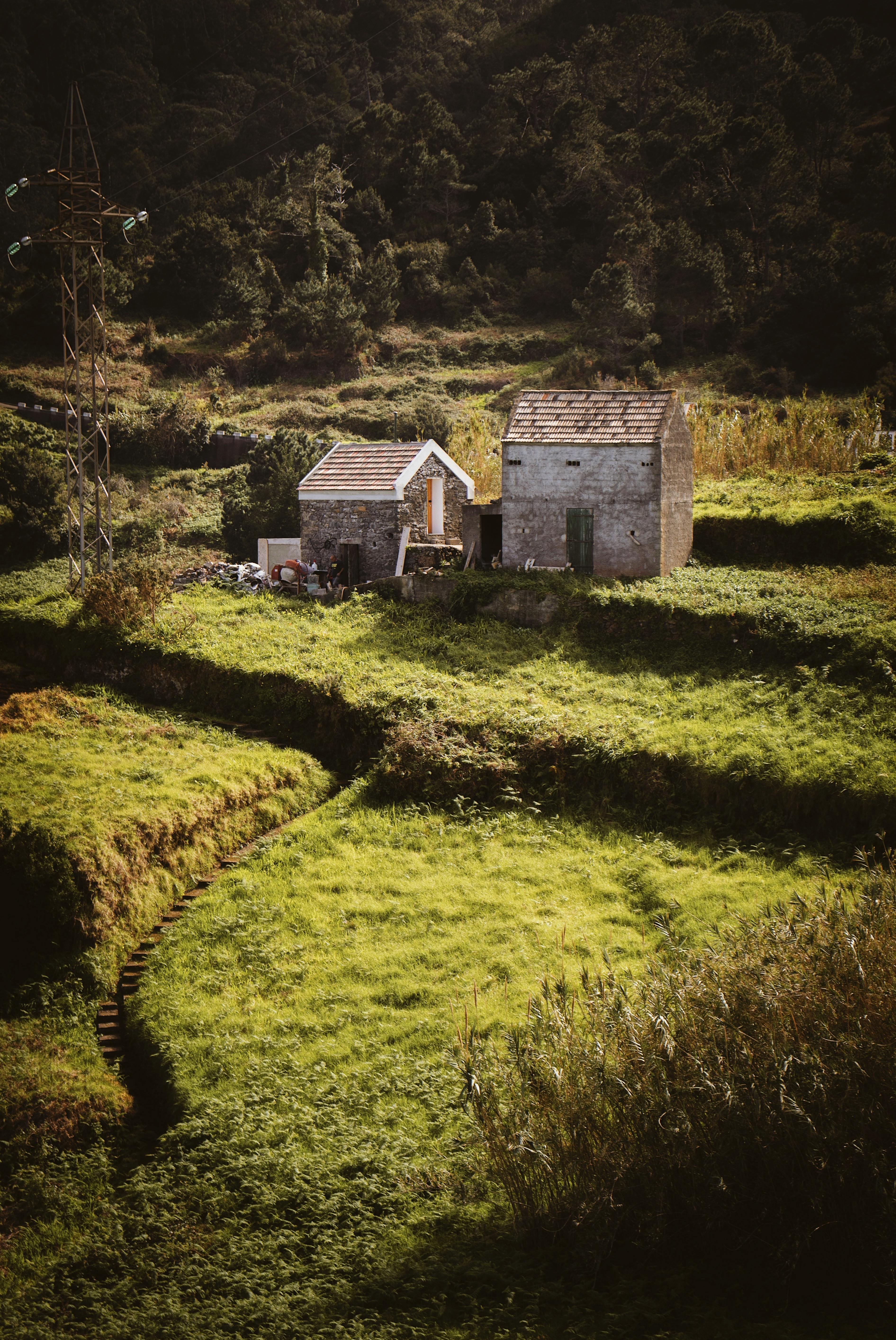 Buildings in Countryside · Free Stock Photo