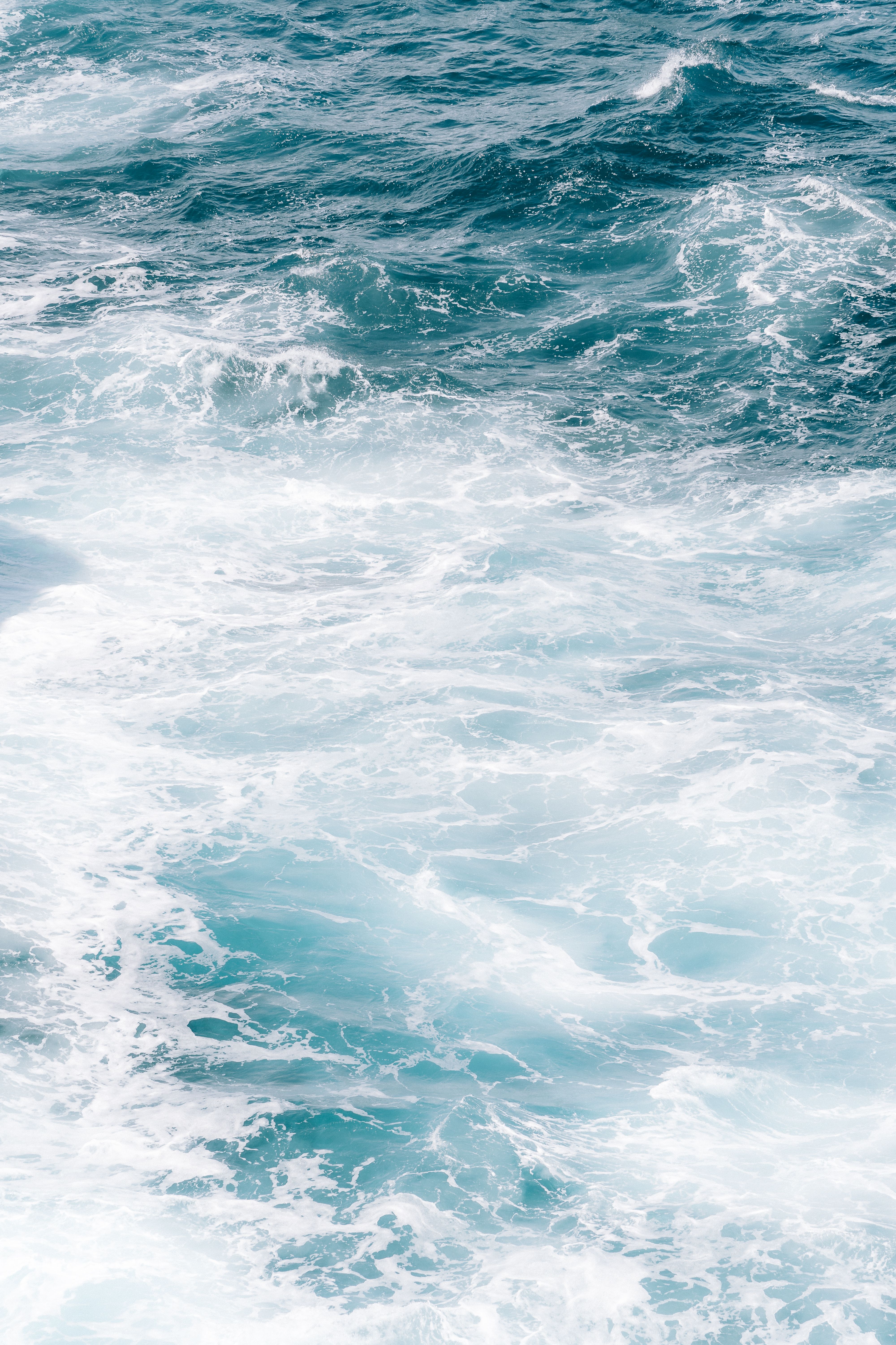 Bright Ocean Surface · Free Stock Photo