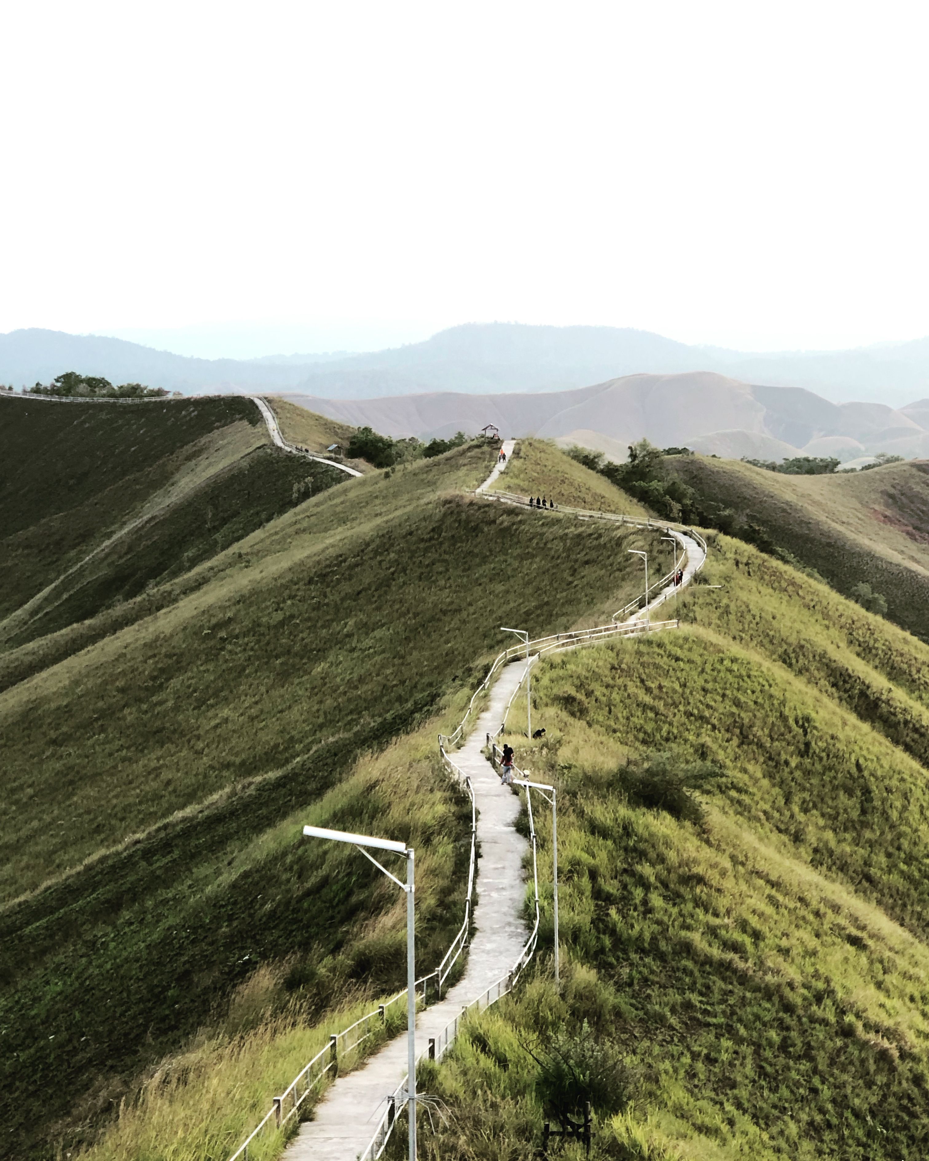 Footpath on Hill in Countryside · Free Stock Photo