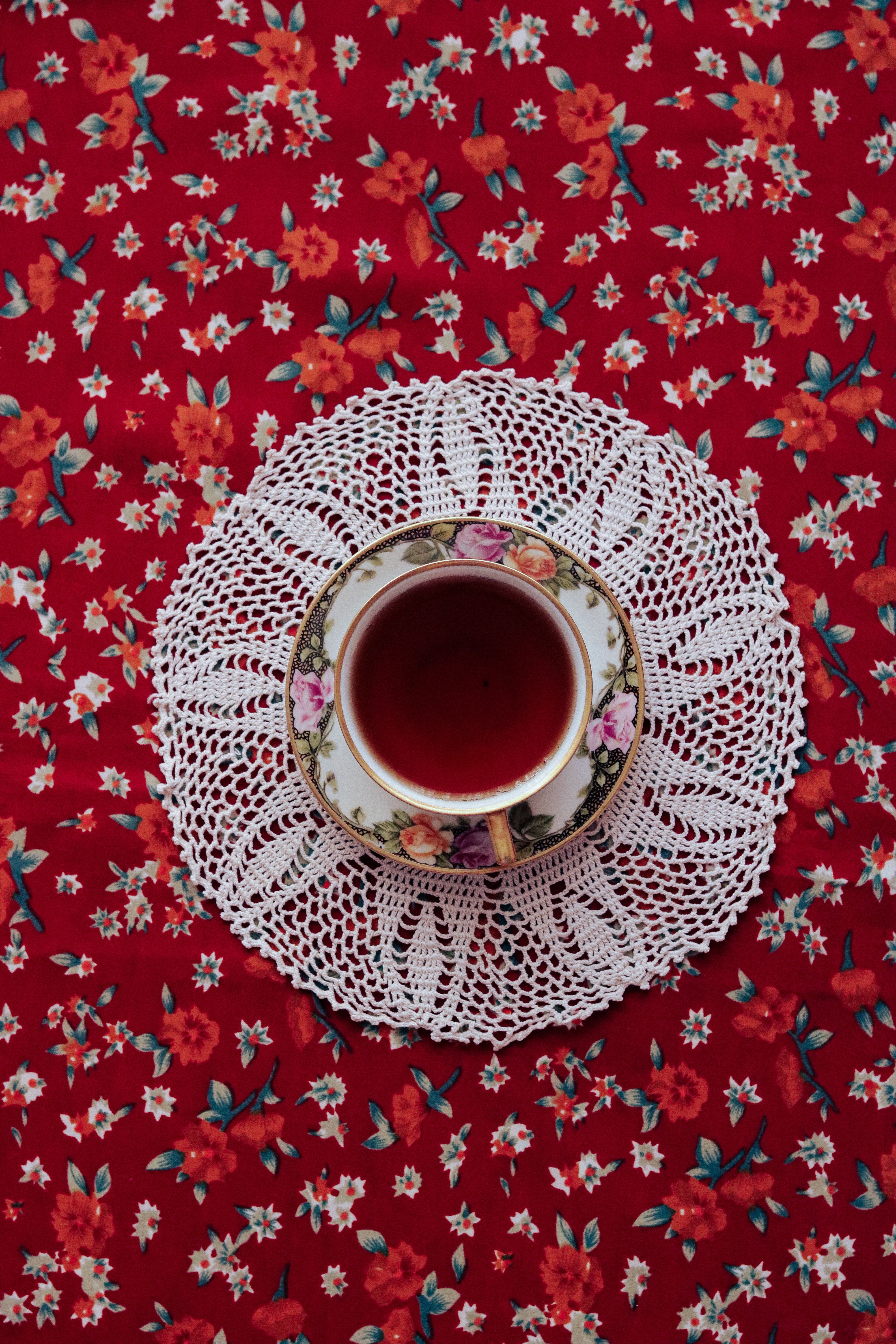 Vintage Radio and Tea Set in Outdoor Picnic Scene · Free Stock Photo