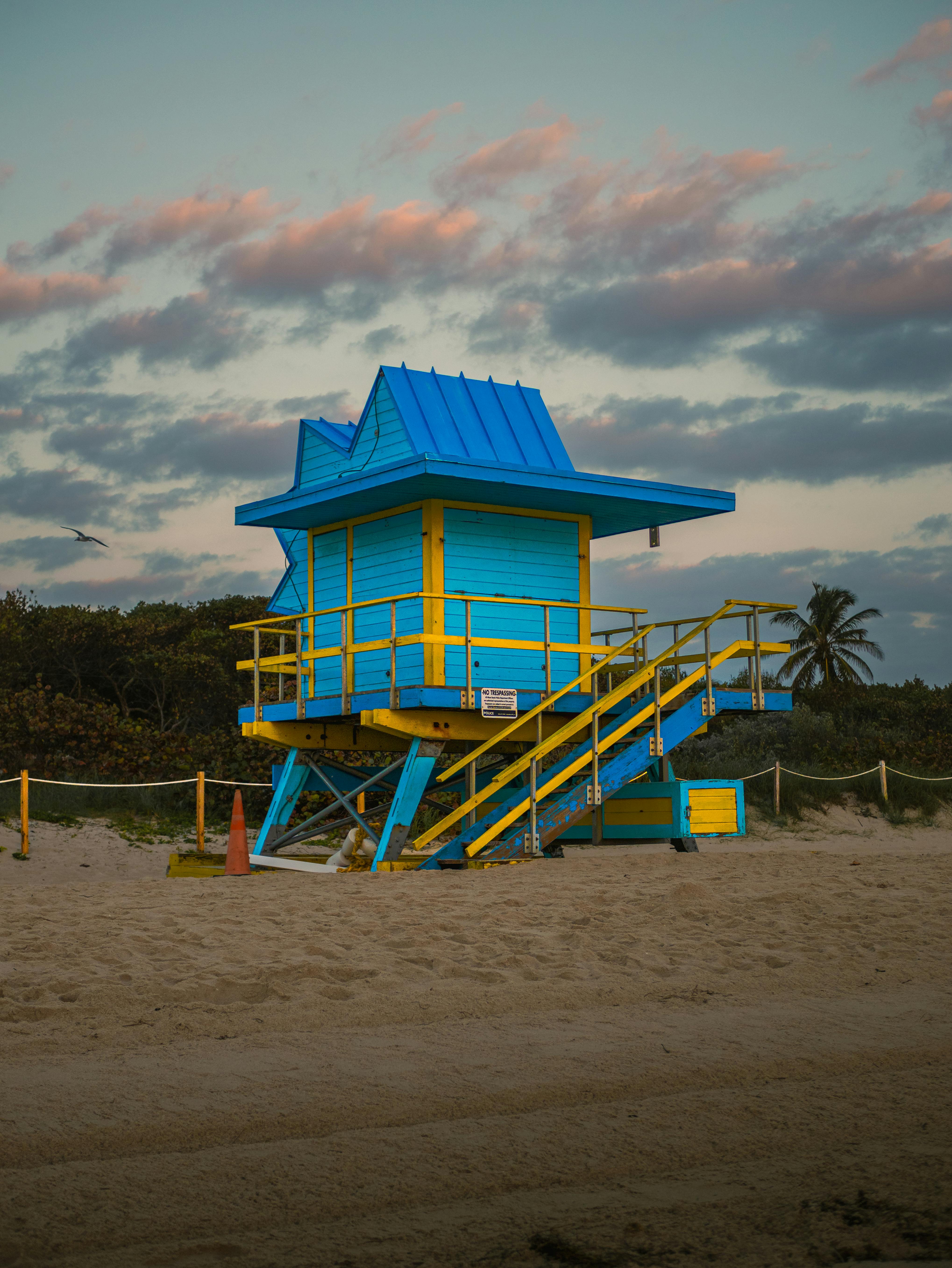 A Building on a Beach · Free Stock Photo