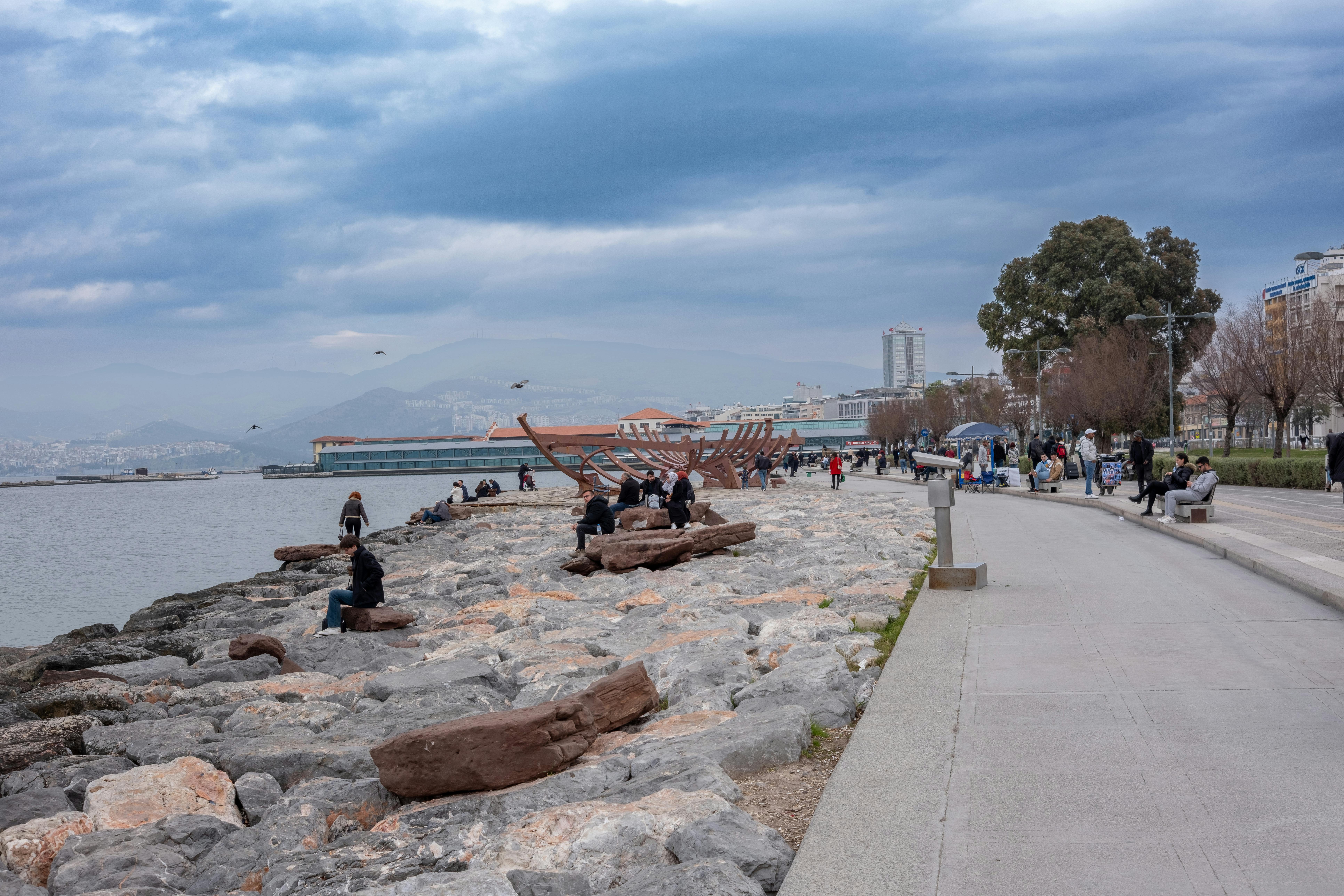 Promenade on Sea Coast in Izmir · Free Stock Photo