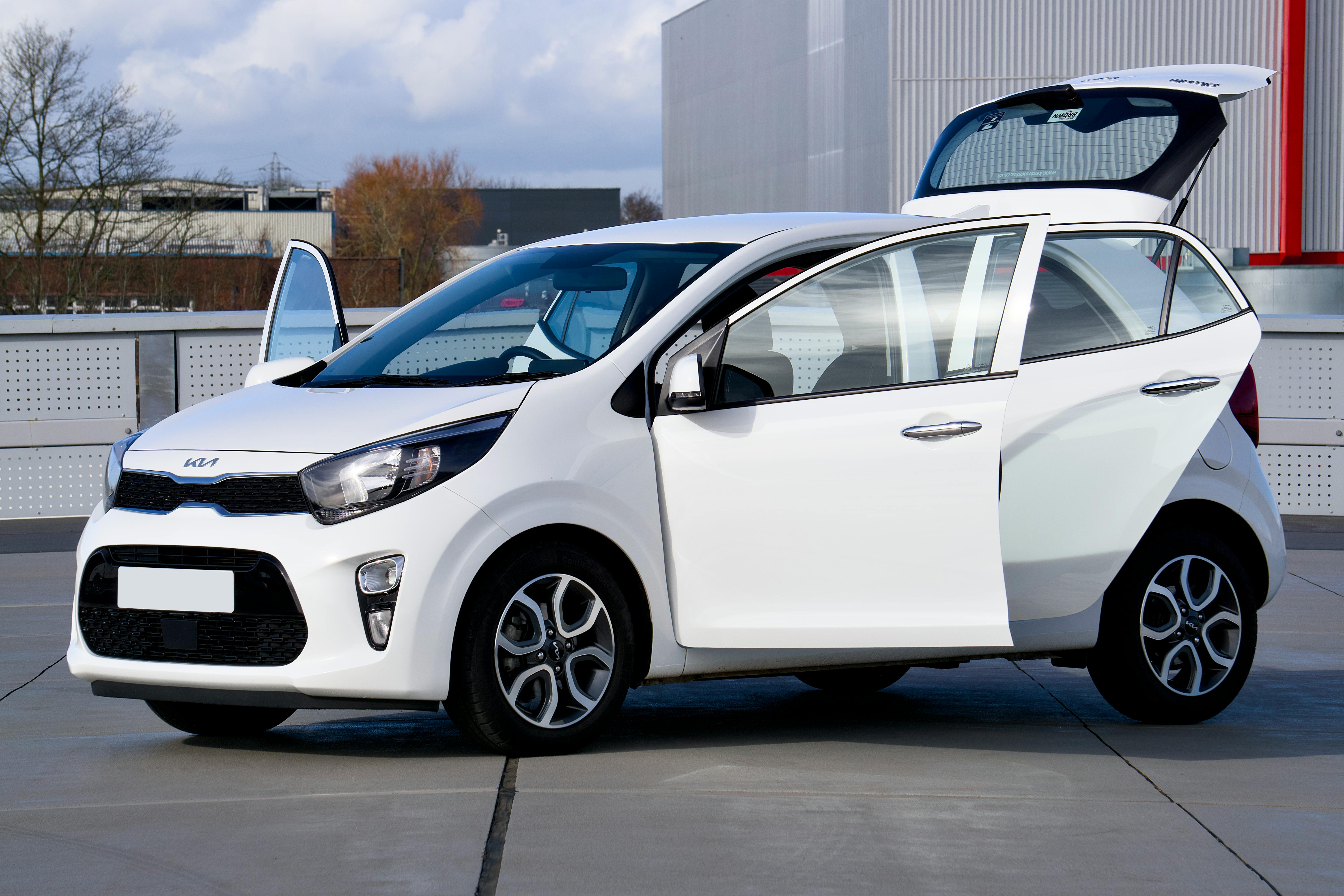 Pakistani Car Photos, Download The BEST Free Pakistani Car Stock Photos ...