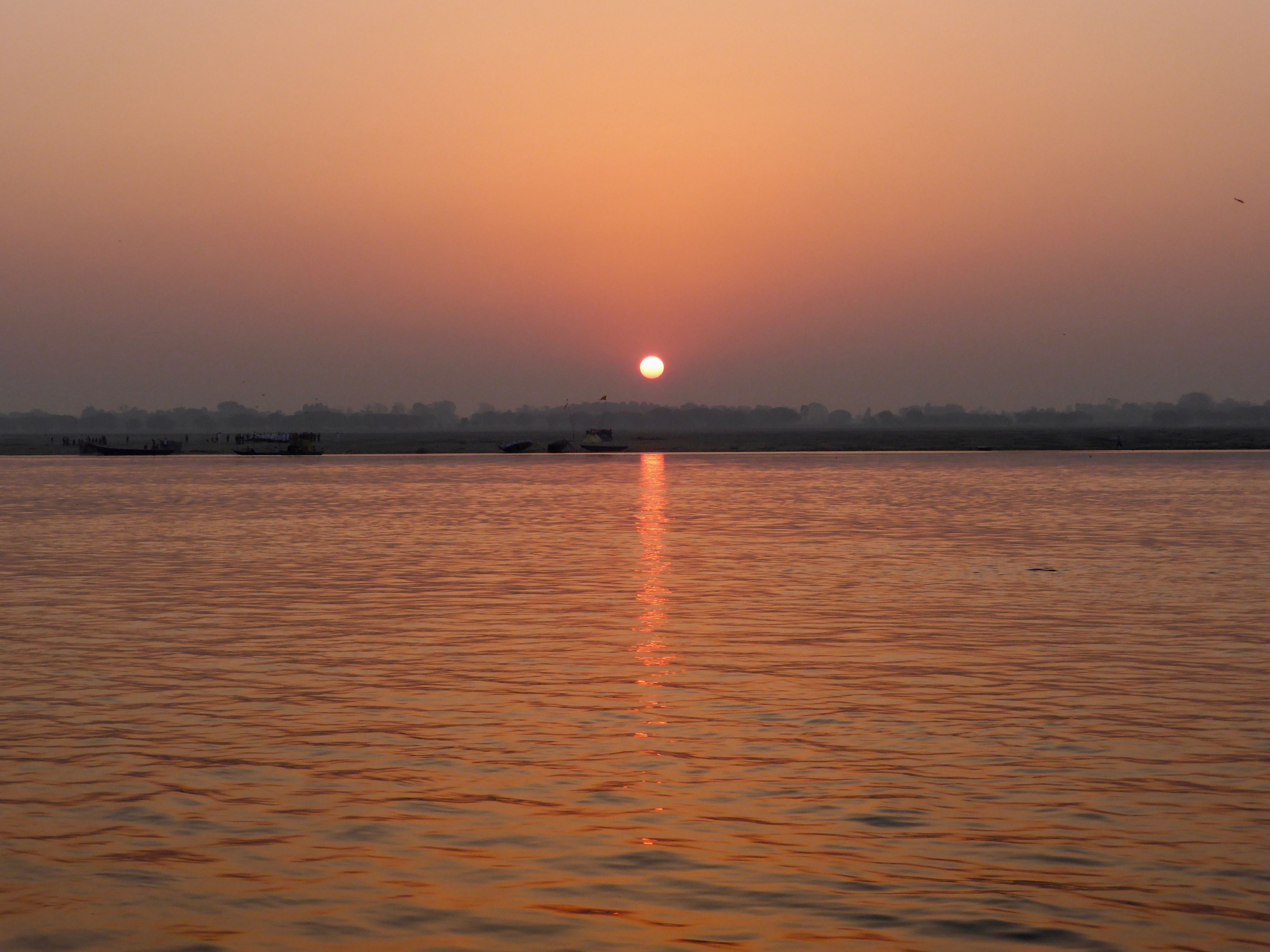 Sun Setting over Lake · Free Stock Photo