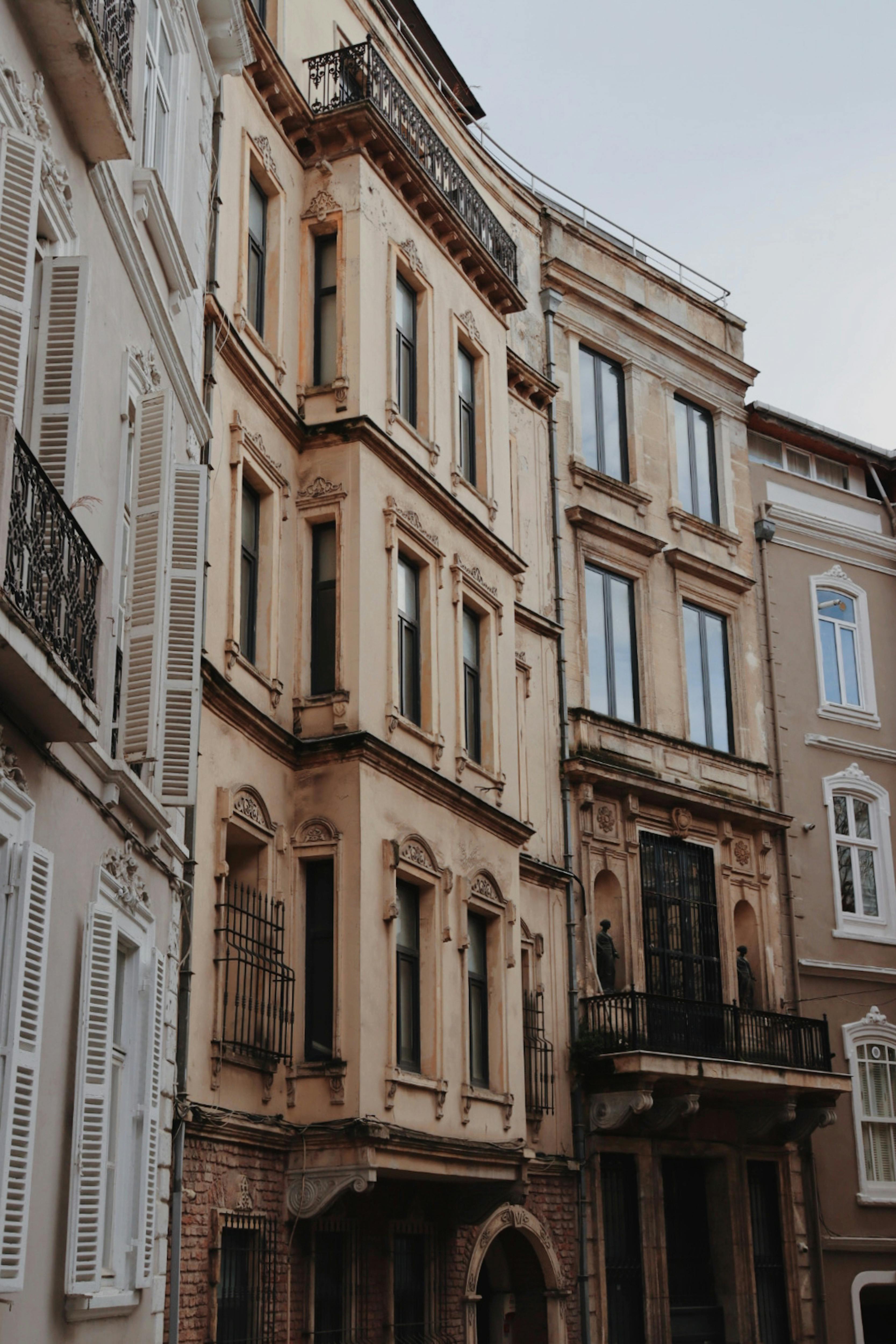 Walls of Tenements in Istanbul · Free Stock Photo