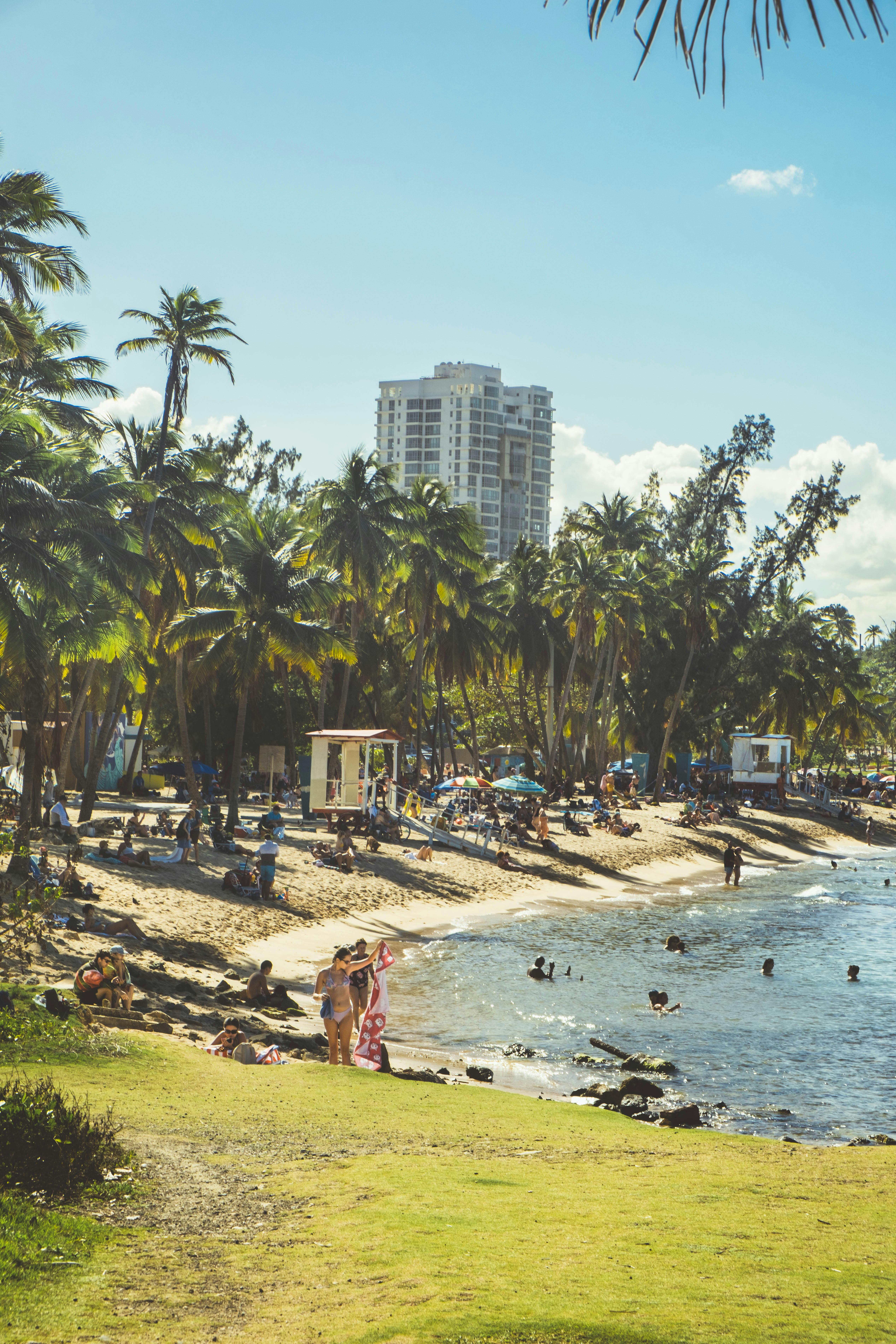 Clear Sky over Domes Beach in Puerto Rico · Free Stock Photo