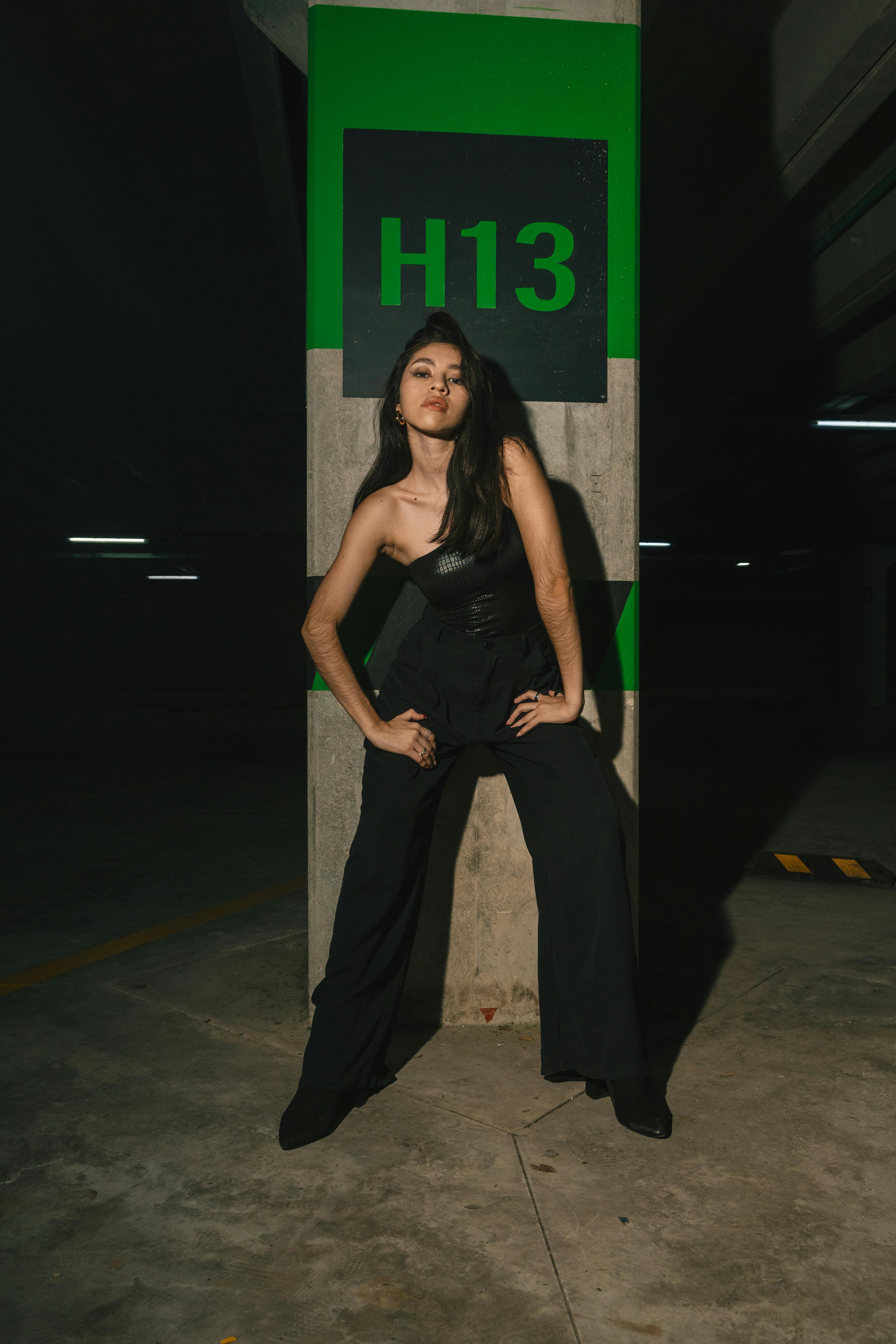 Femme Fatale Background Photos, Download The BEST Free Femme Fatale ...