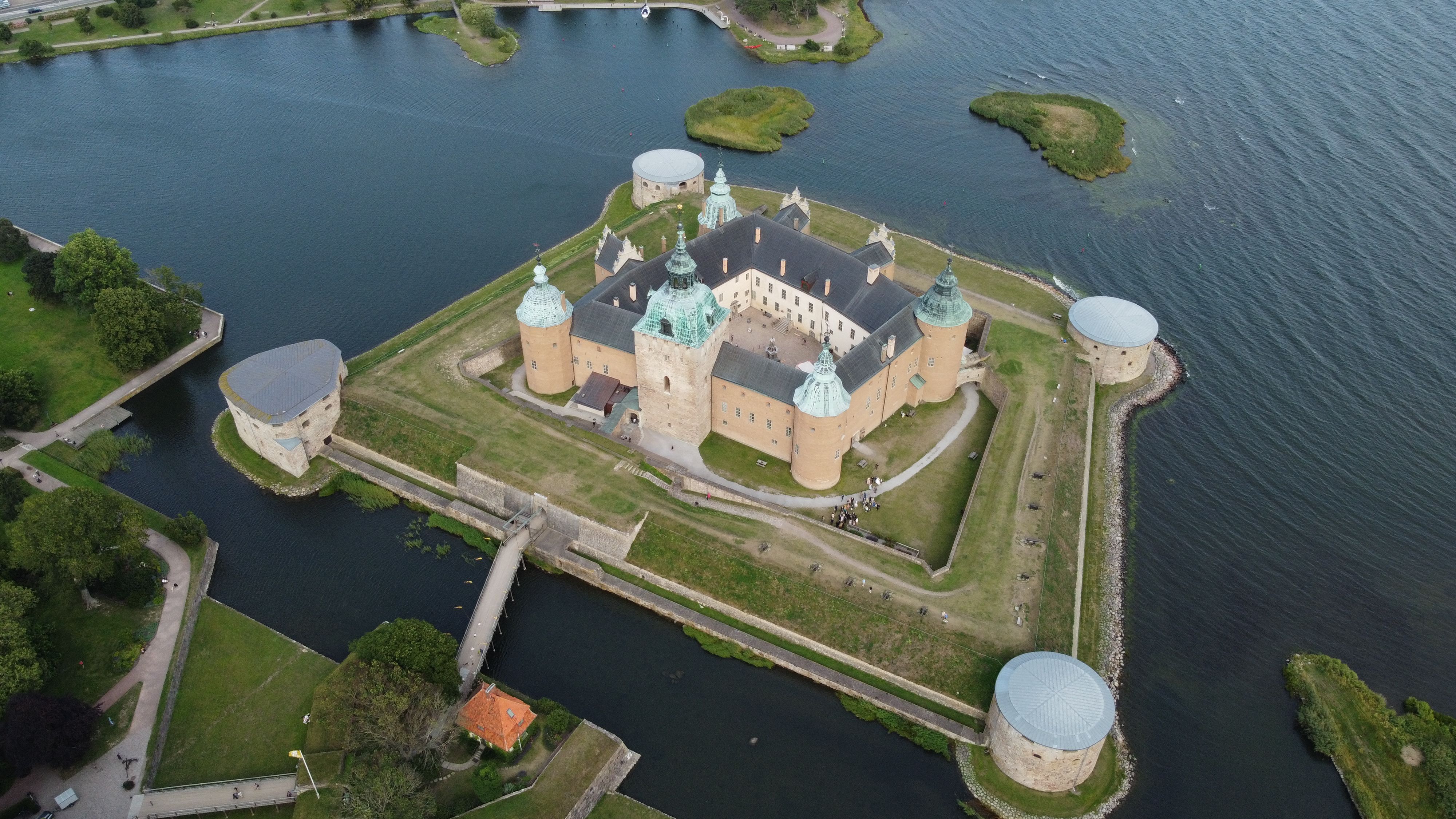 Kalmar Castle on Sea Shore in Kalmar in Sweden · Free Stock Photo