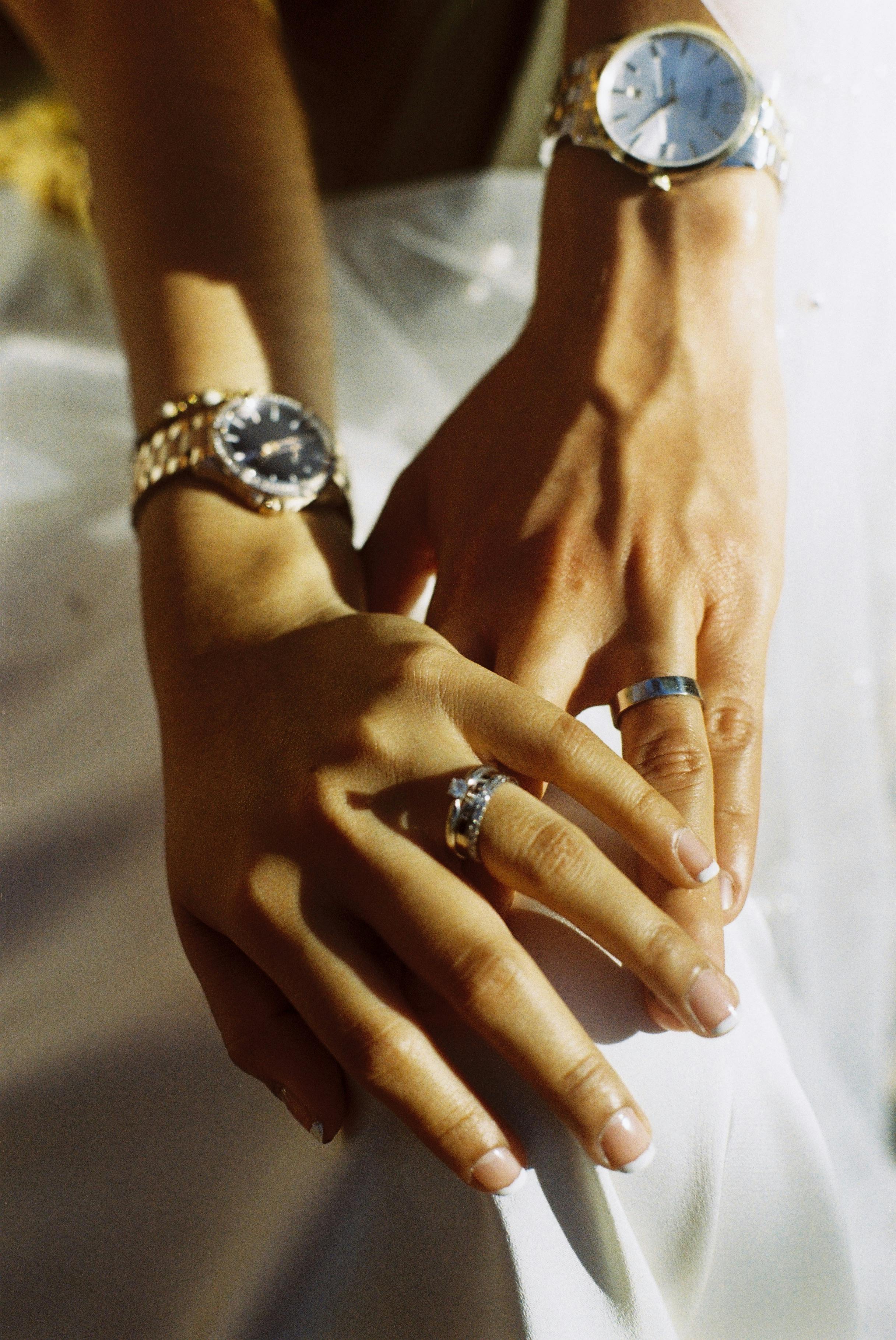 Couples Wrist Watch Photos, Download The BEST Free Couples Wrist Watch ...