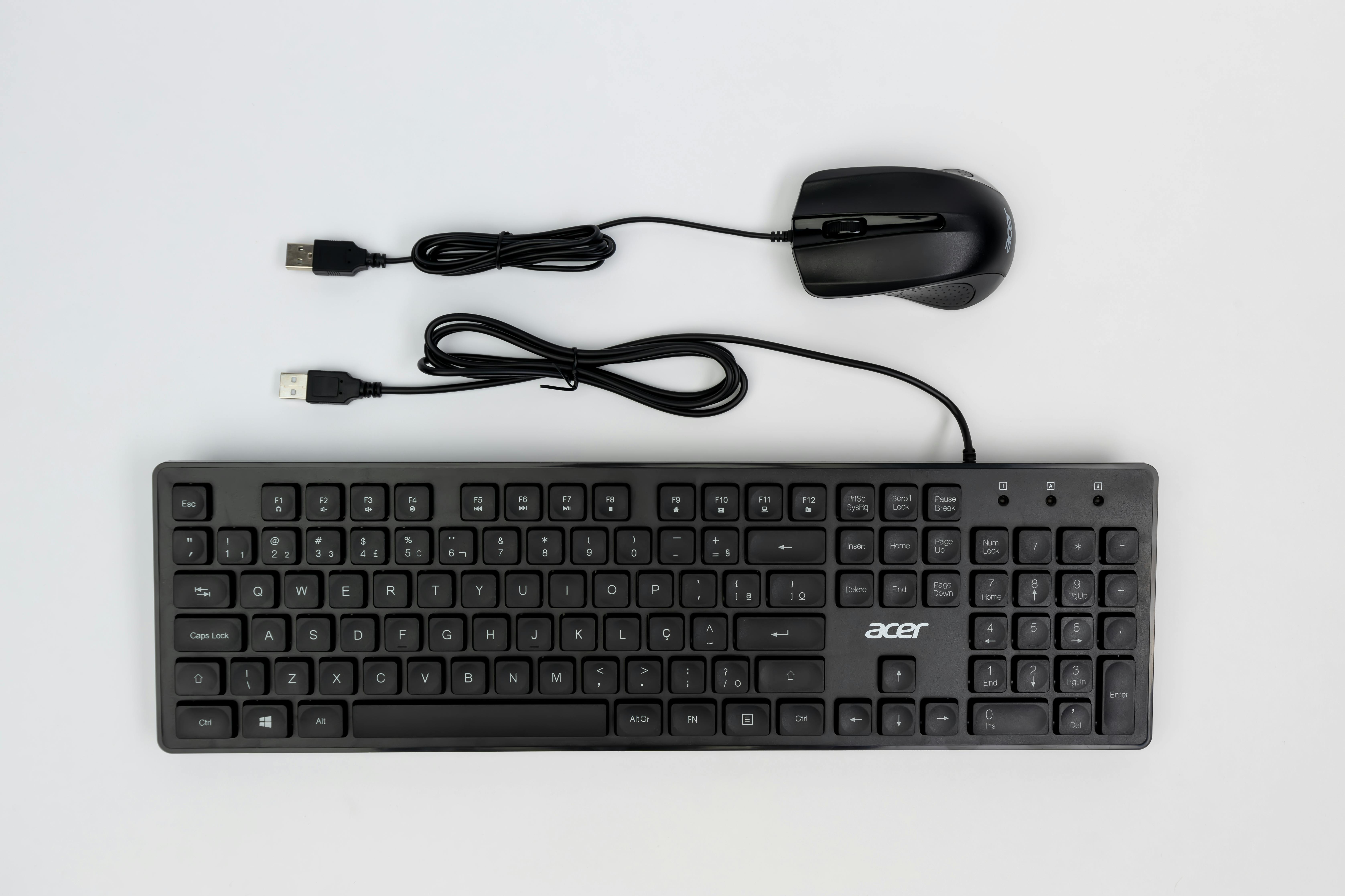 Keyboard and Mouse in a Studio · Free Stock Photo