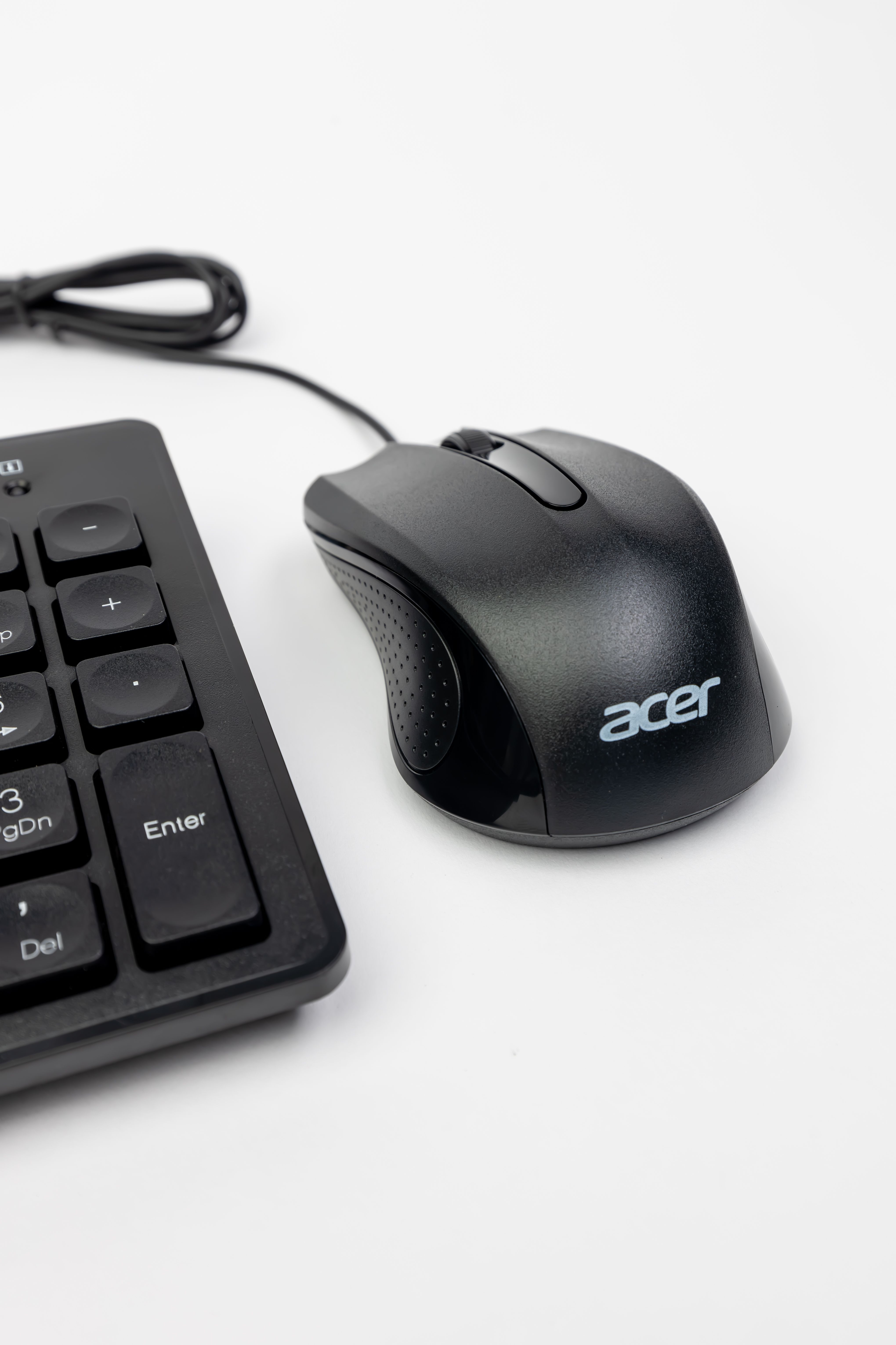 Keyboard and Mouse in a Studio · Free Stock Photo