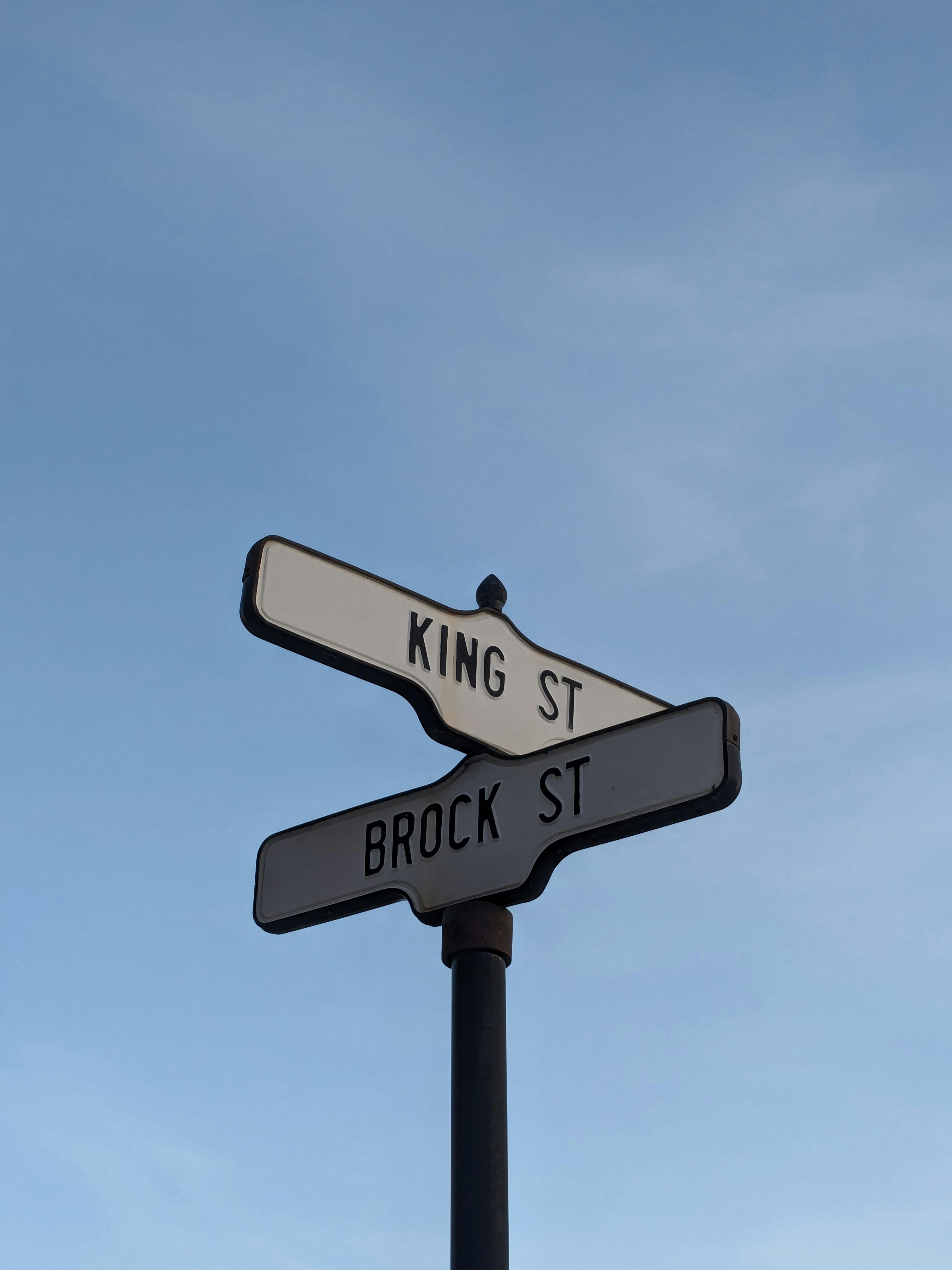 Street Sign and Clear Sky · Free Stock Photo