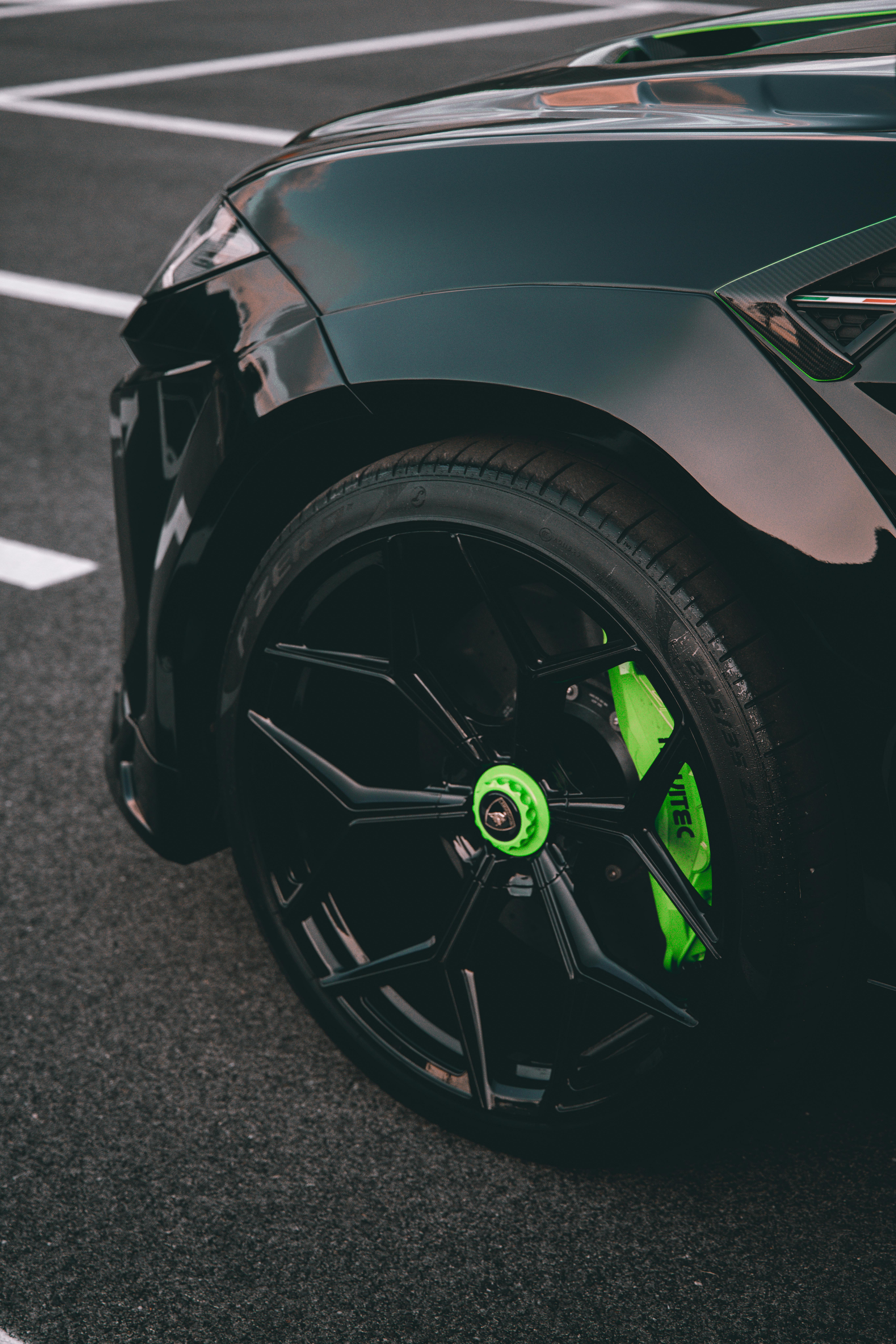 Wheel Chaie Photos, Download The BEST Free Wheel Chaie Stock Photos ...