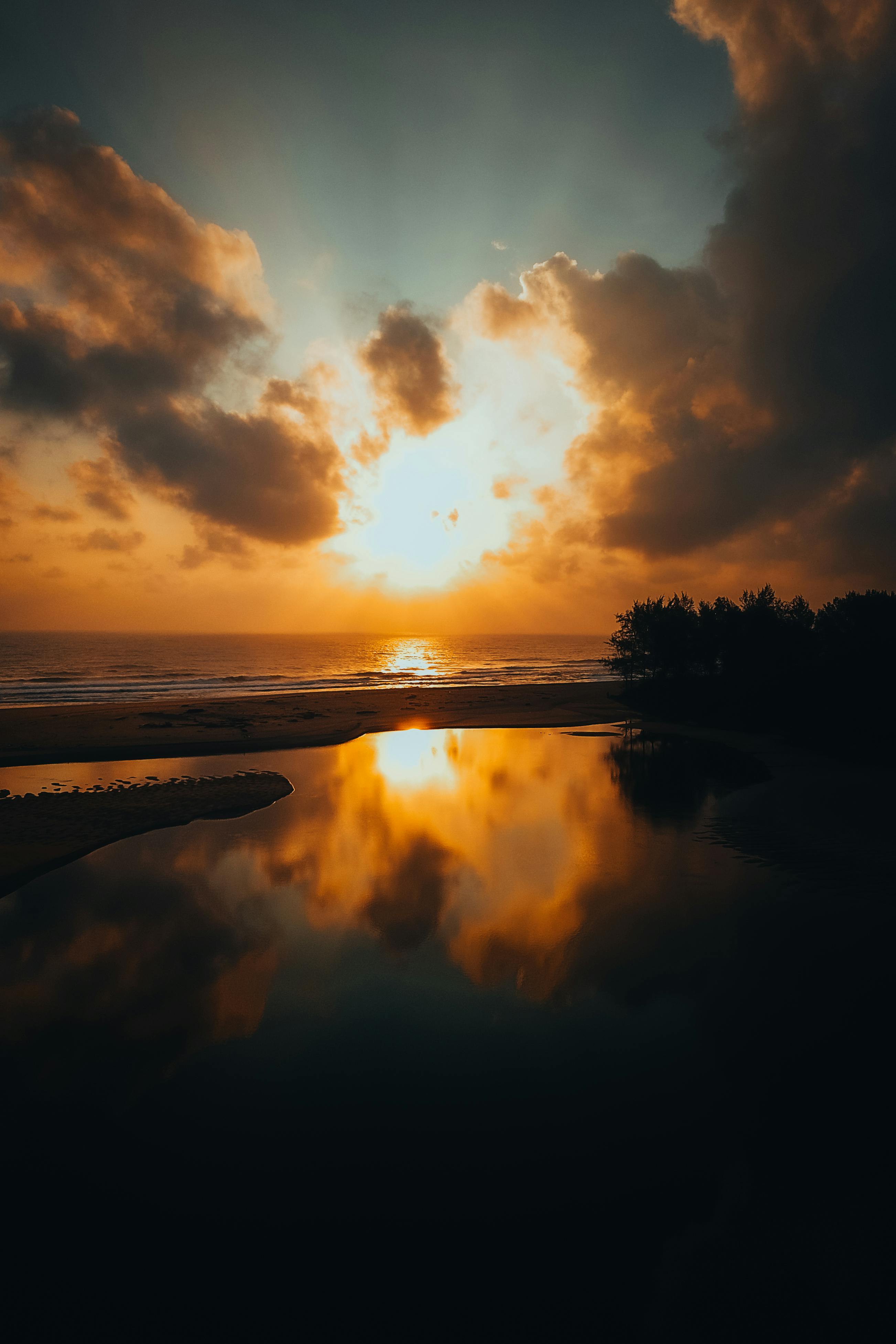 Sunset On an Island · Free Stock Photo