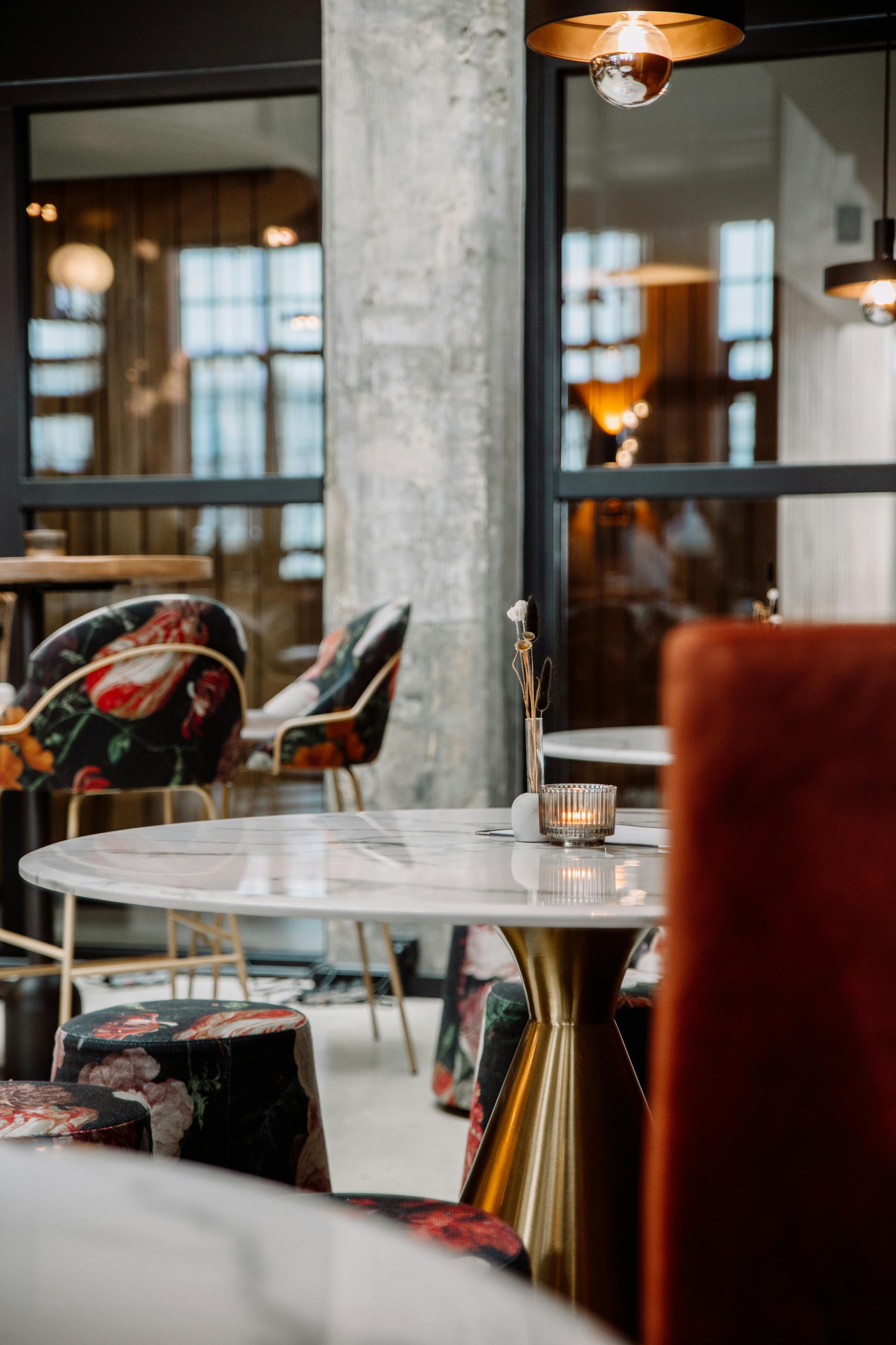 Fight Restaurant Photos, Download The BEST Free Fight Restaurant Stock ...