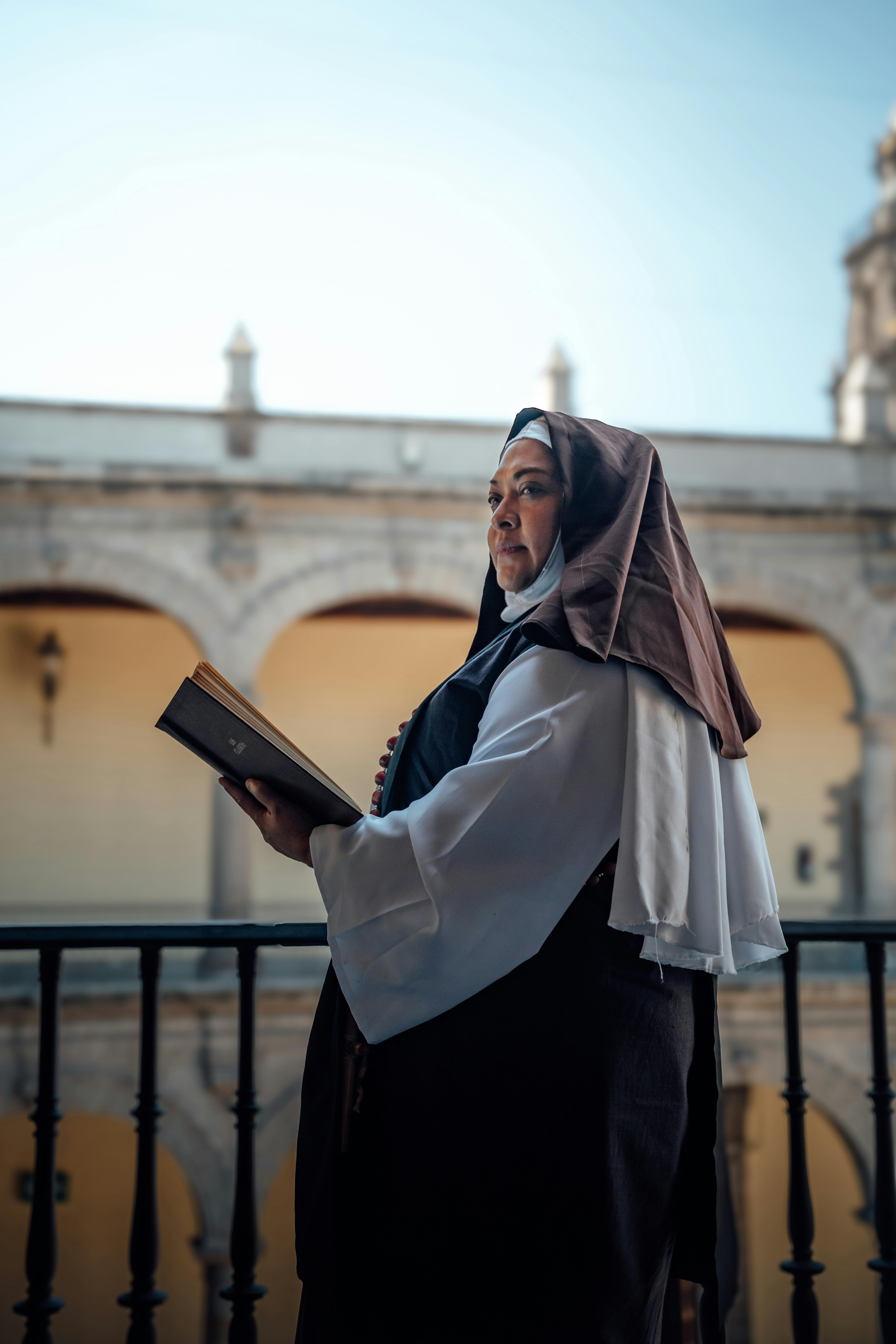 Back View of Nun · Free Stock Photo