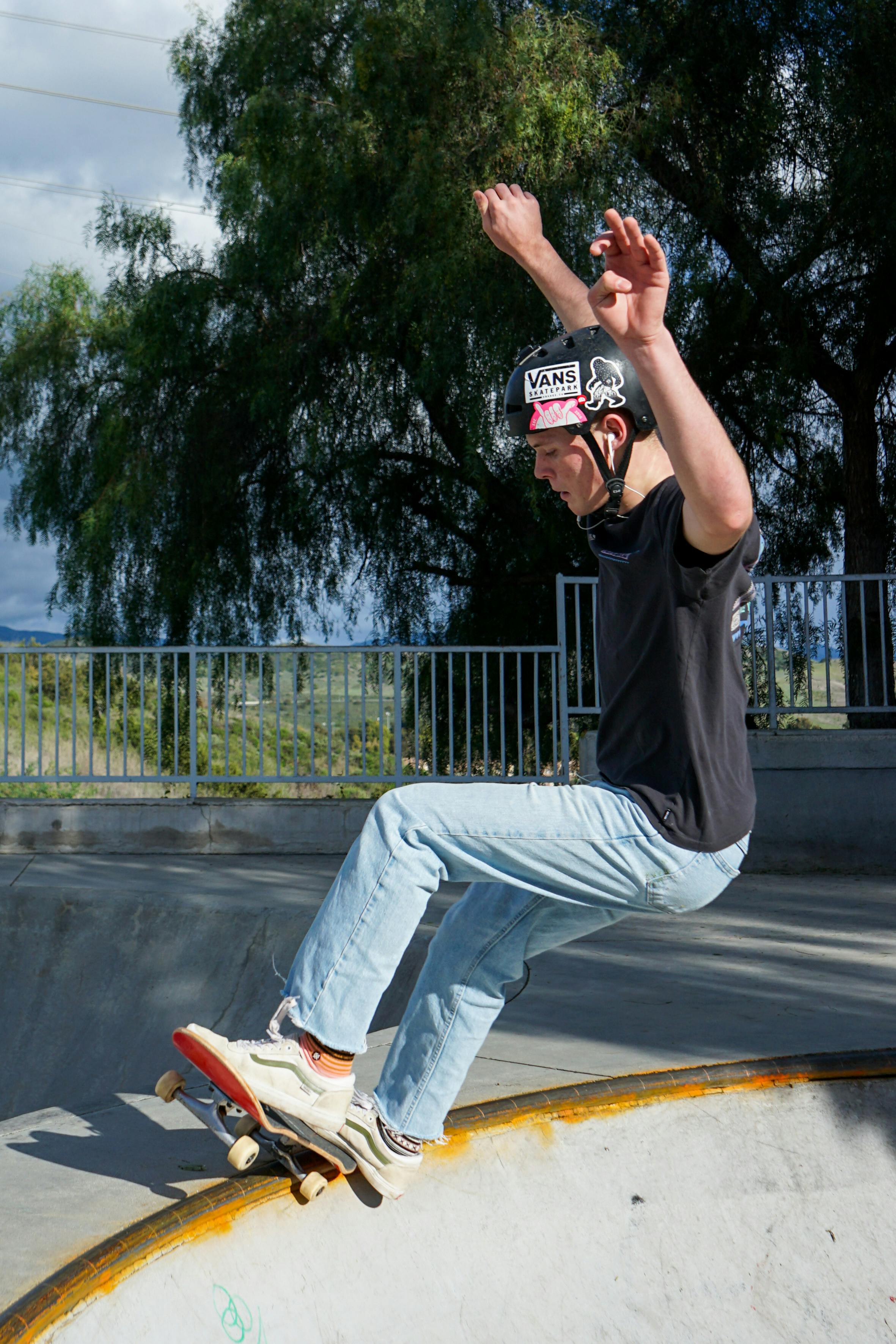 Man Skating on Ramp in Park · Free Stock Photo