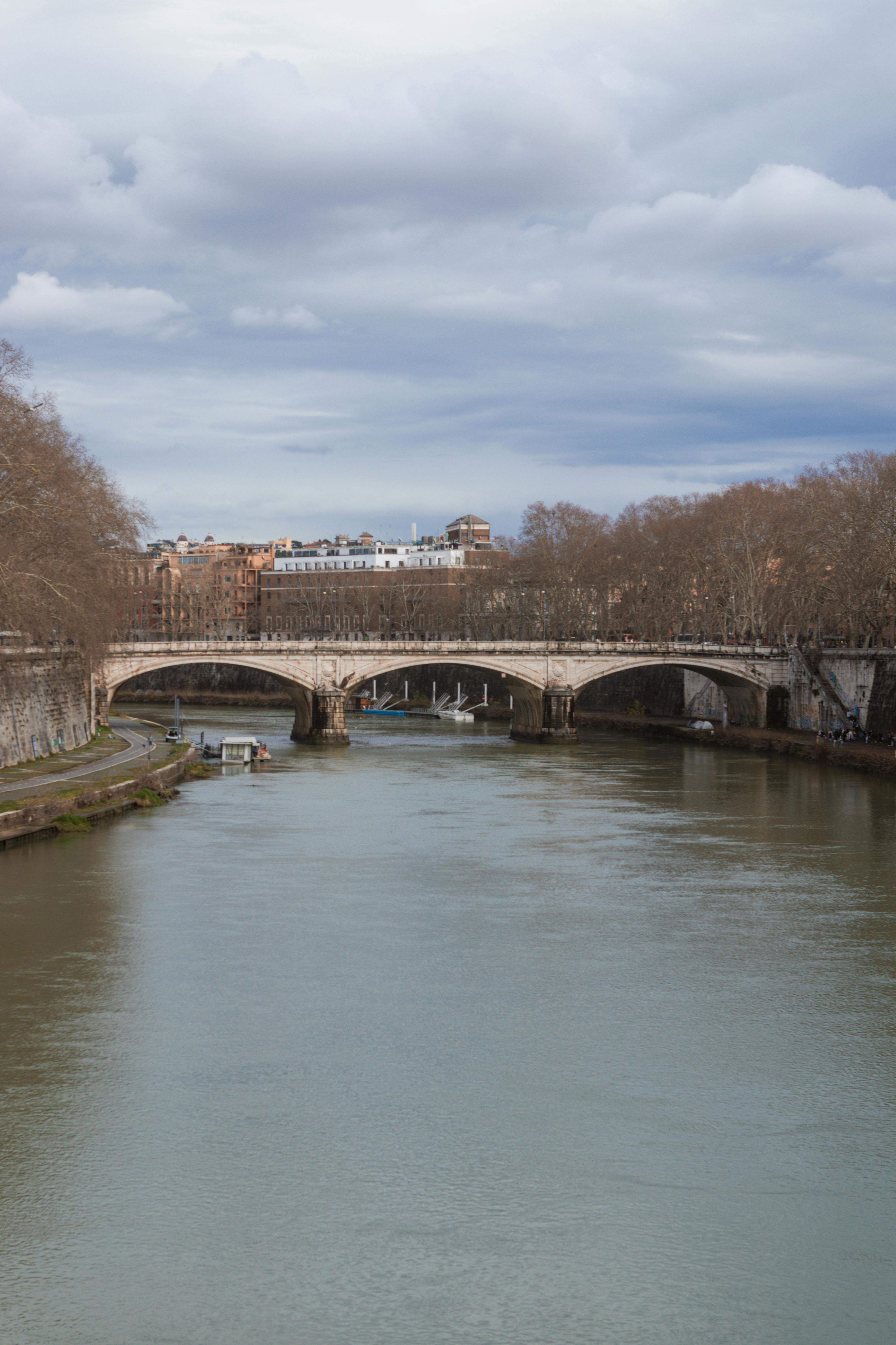 ponte di Roma sul Tever · Free Stock Photo