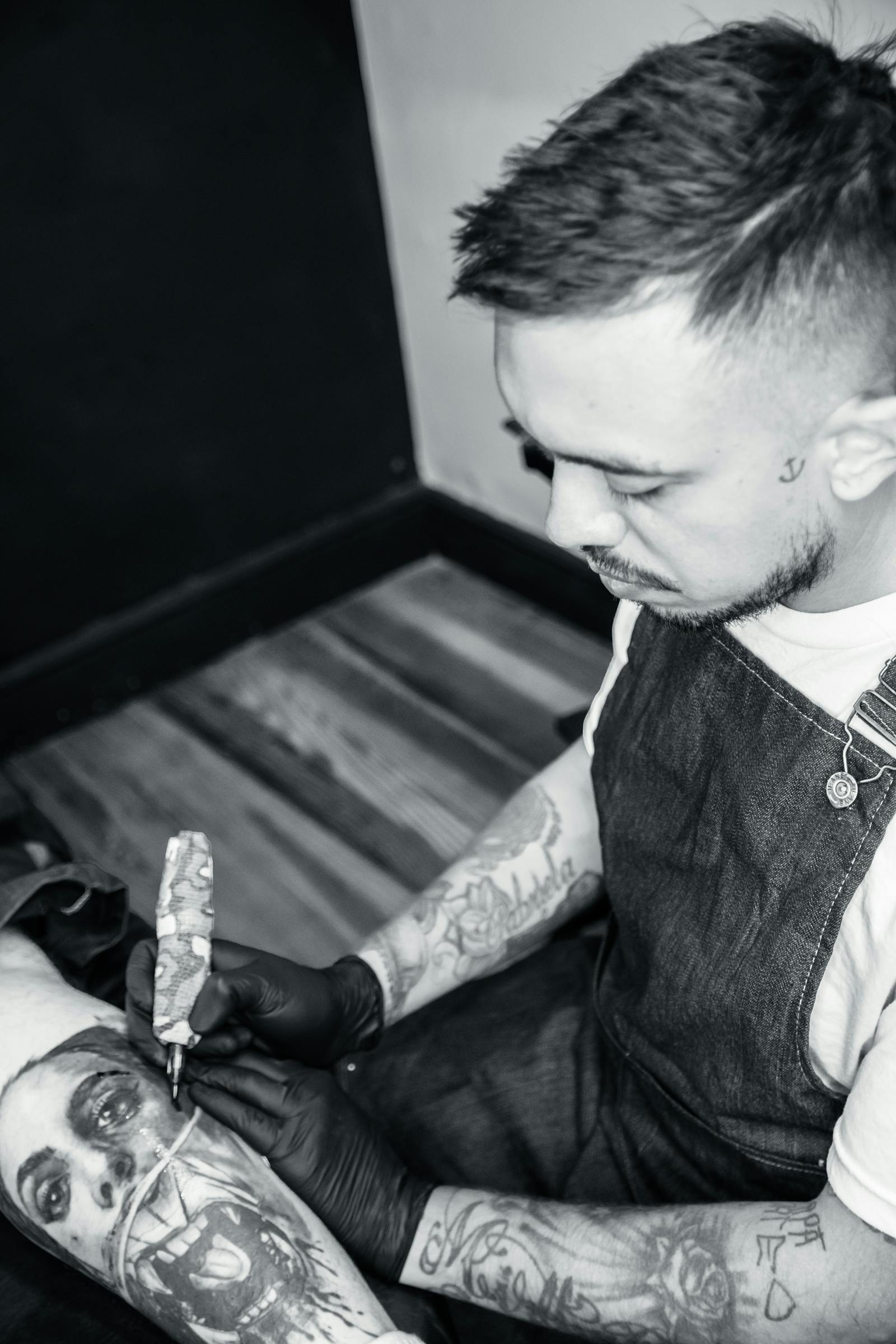 Tattoo Man Photos, Download The BEST Free Tattoo Man Stock Photos & HD ...