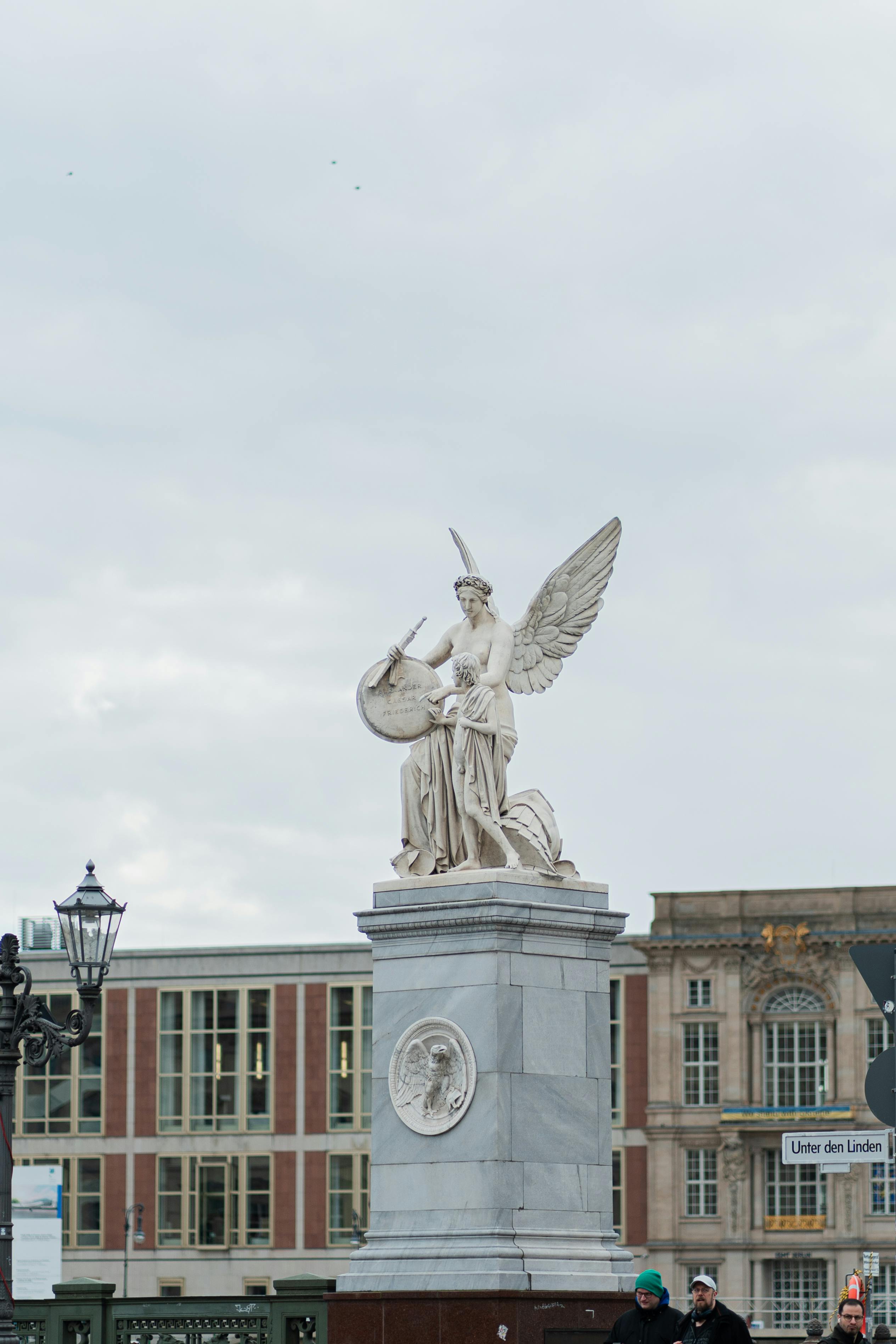 Statue of Angel on Monument · Free Stock Photo