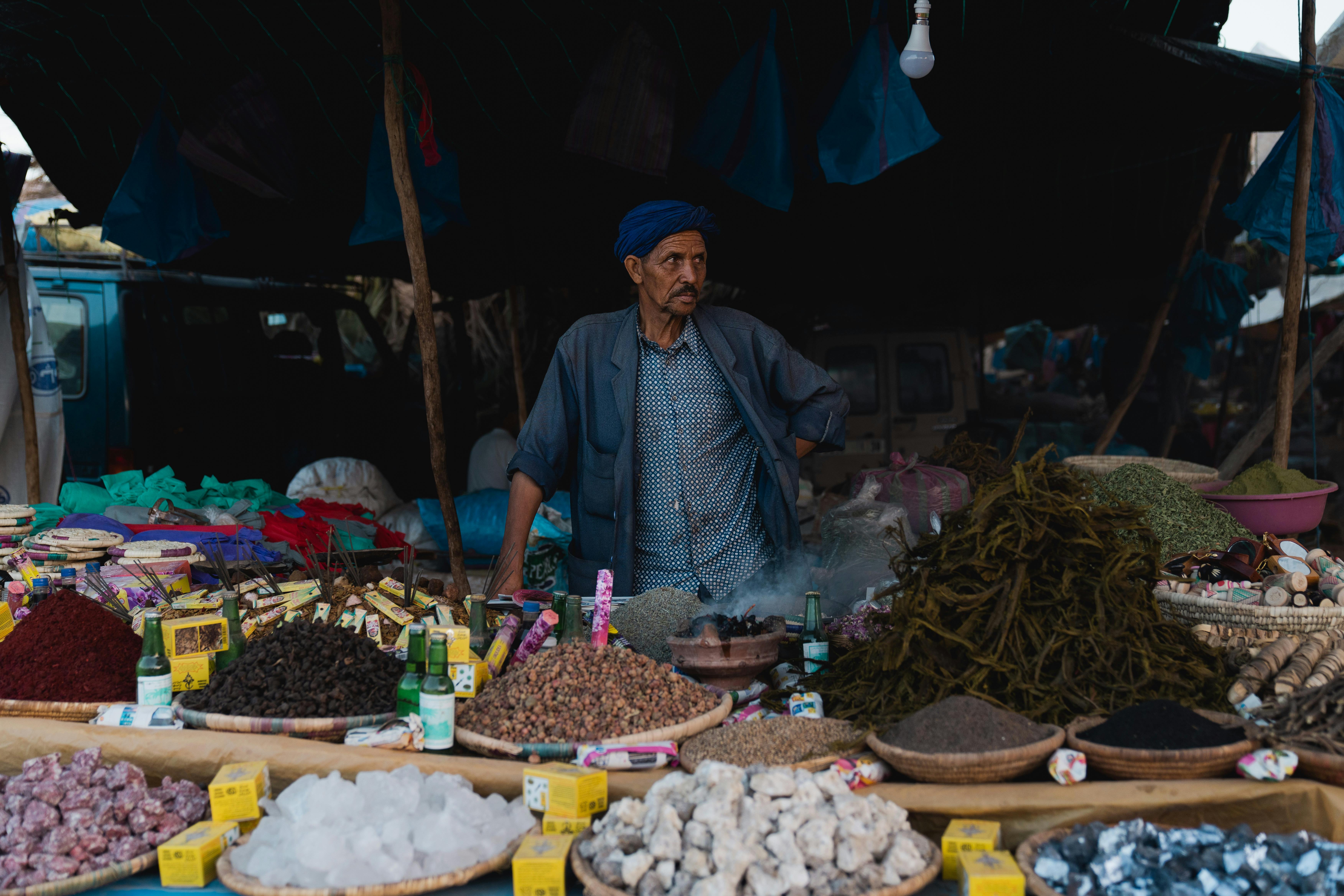 Seller at Bazaar in Village · Free Stock Photo