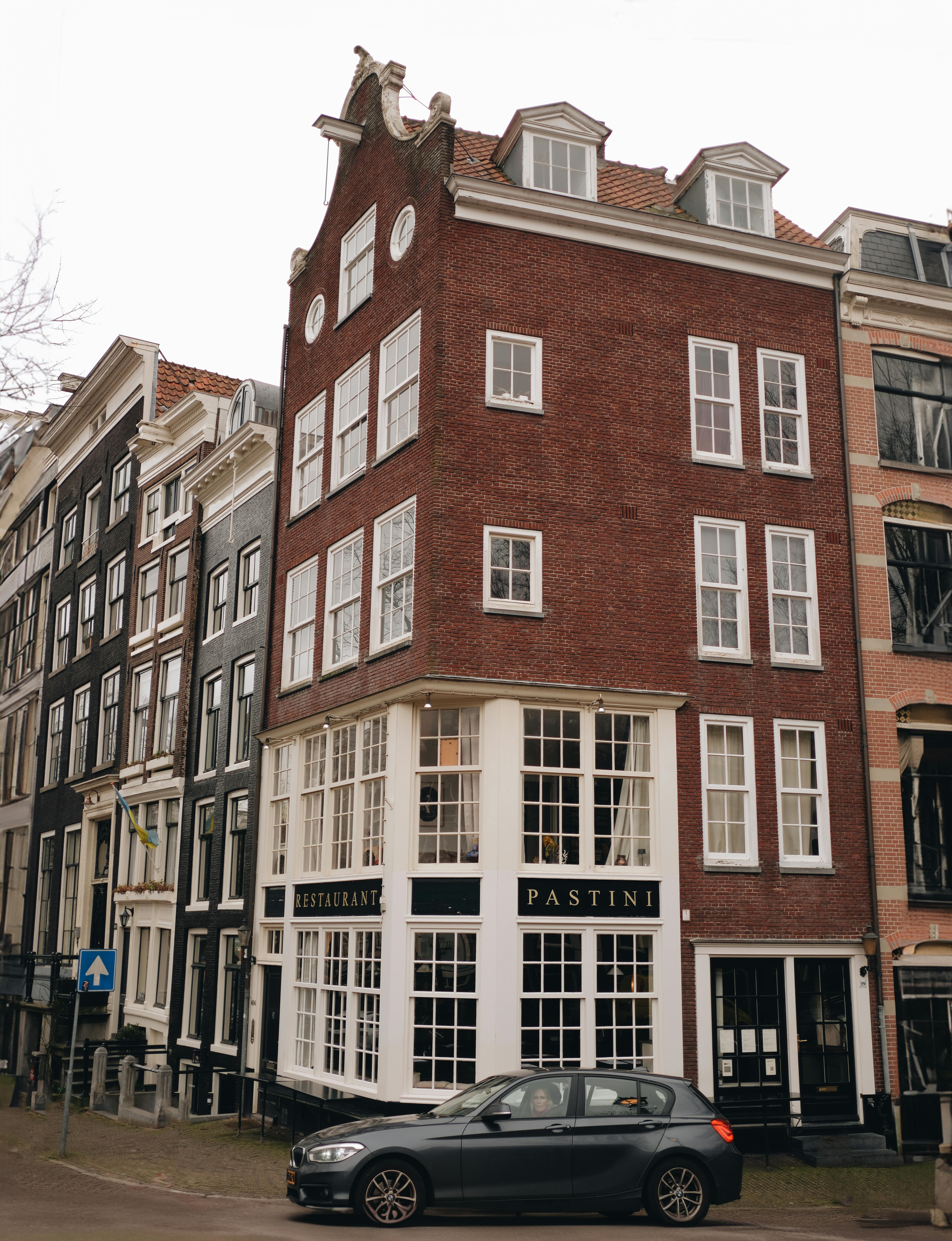 Exterior of a Brick Restaurant · Free Stock Photo