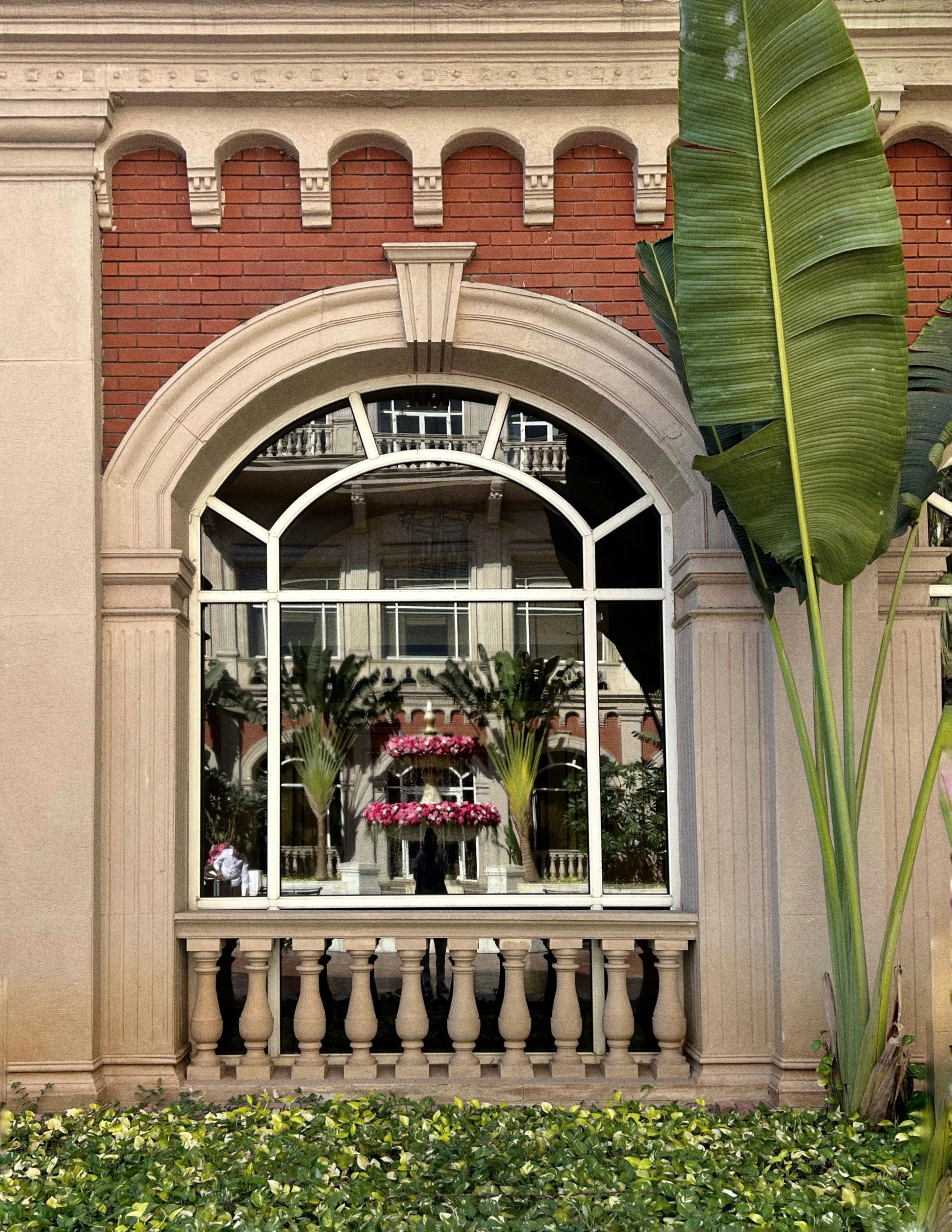 Arch Window of Grand Hotel in Mumbai · Free Stock Photo