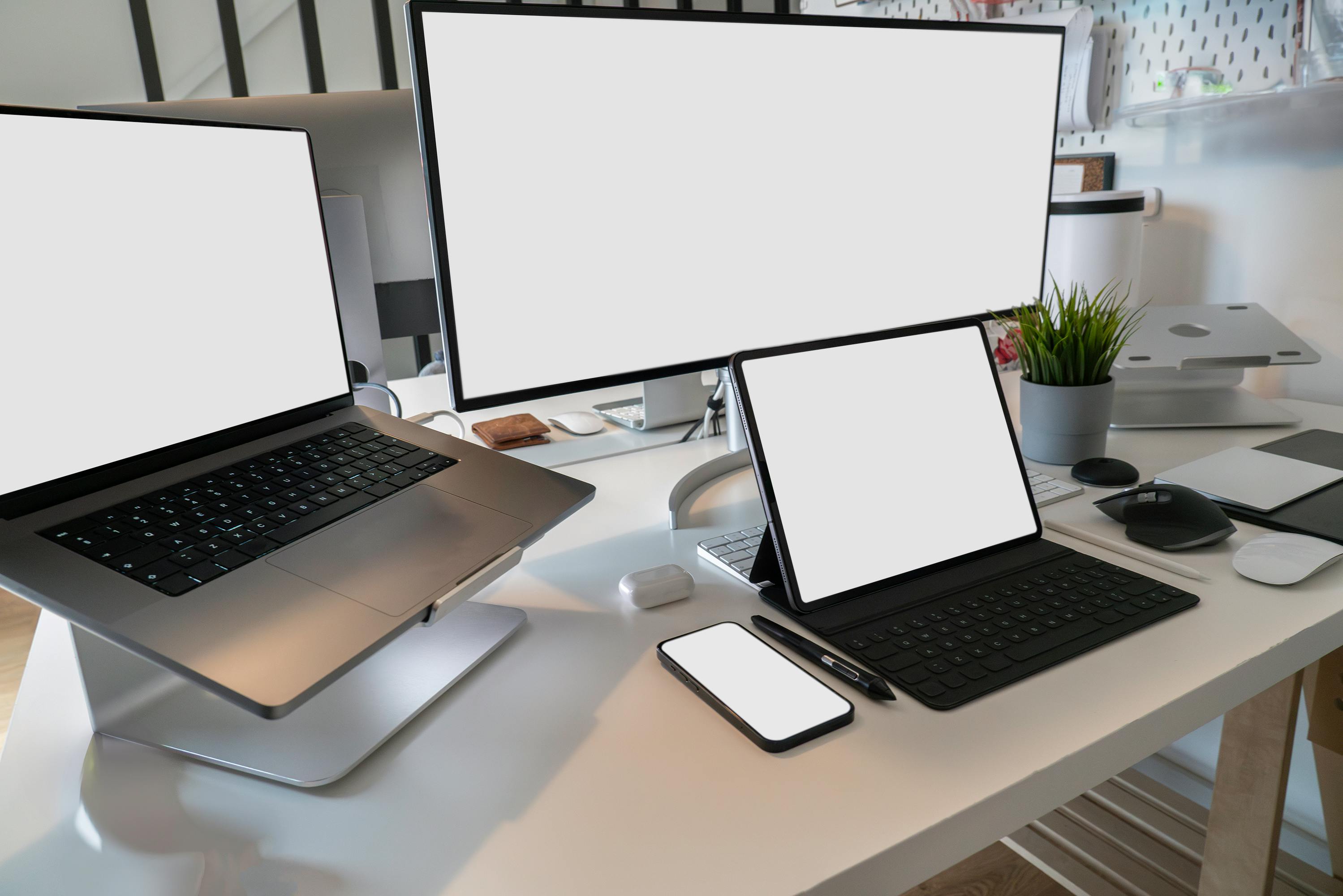 Multiple displays mockup. · Free Stock Photo