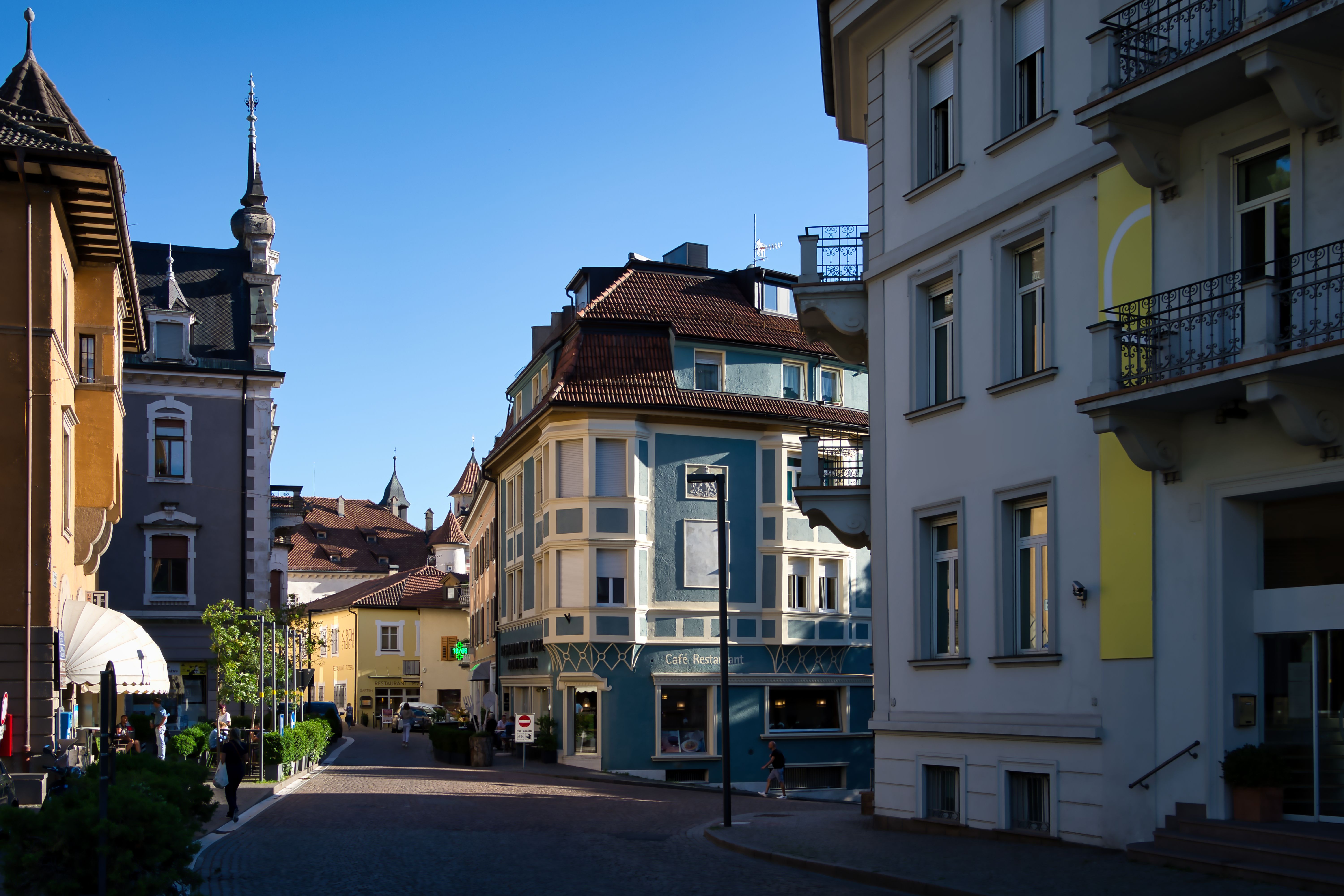 Street and Buildings in Town · Free Stock Photo