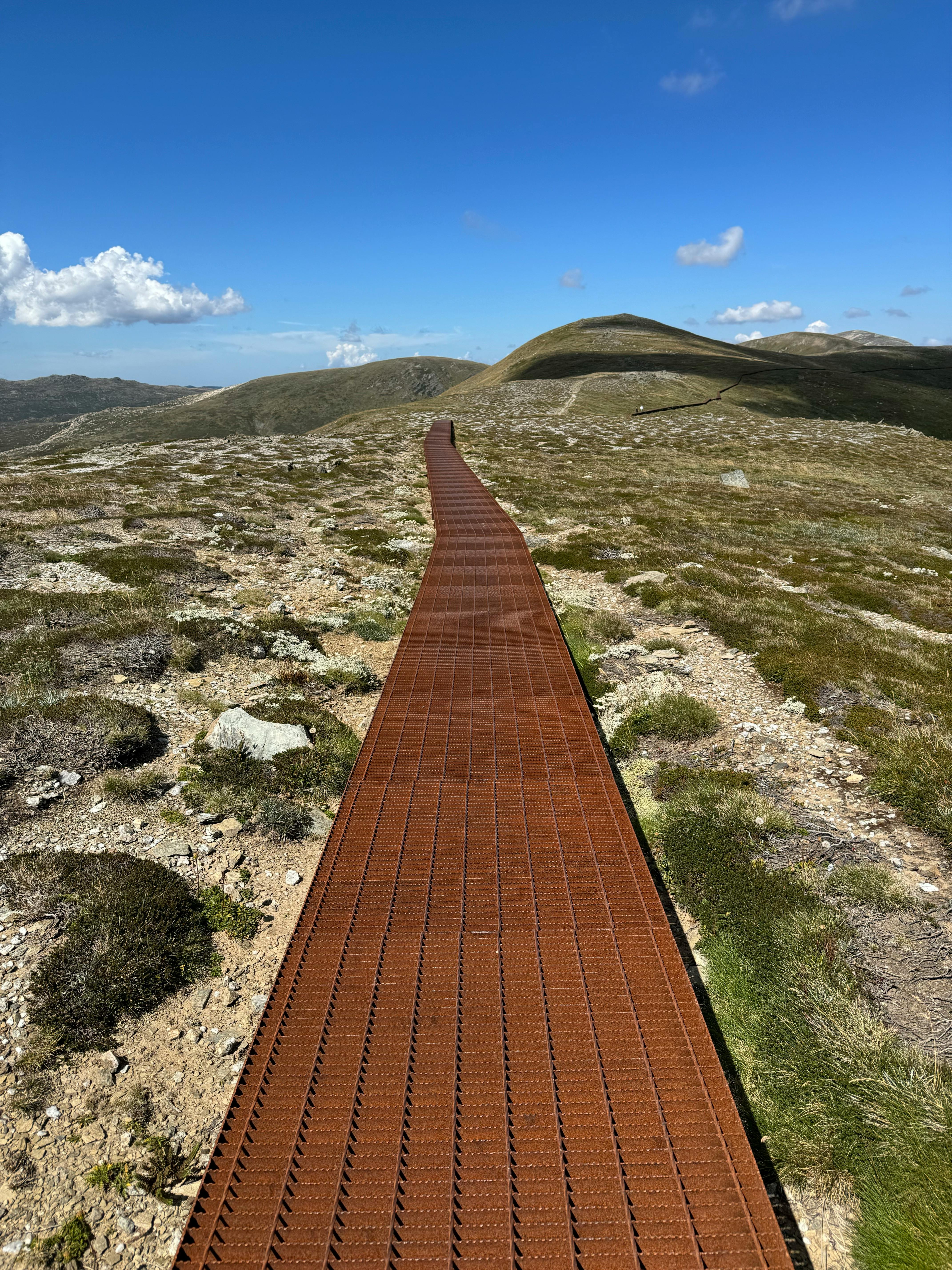 Mountain Footpath made of Metal Grates · Free Stock Photo