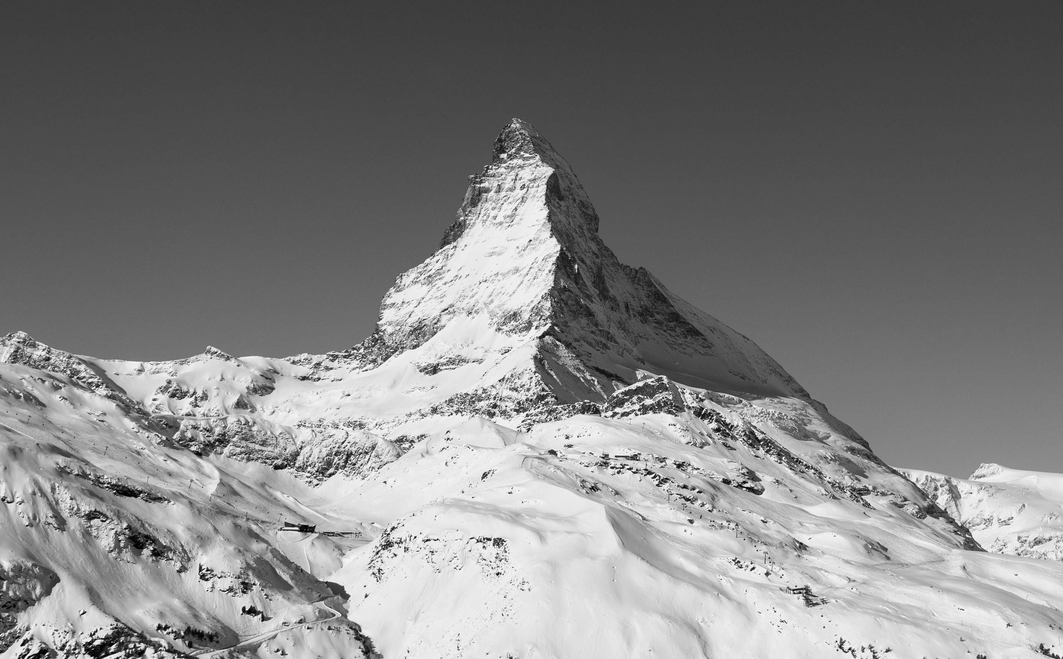 Rocky Pyramidal Peak of the Matterhorn · Free Stock Photo