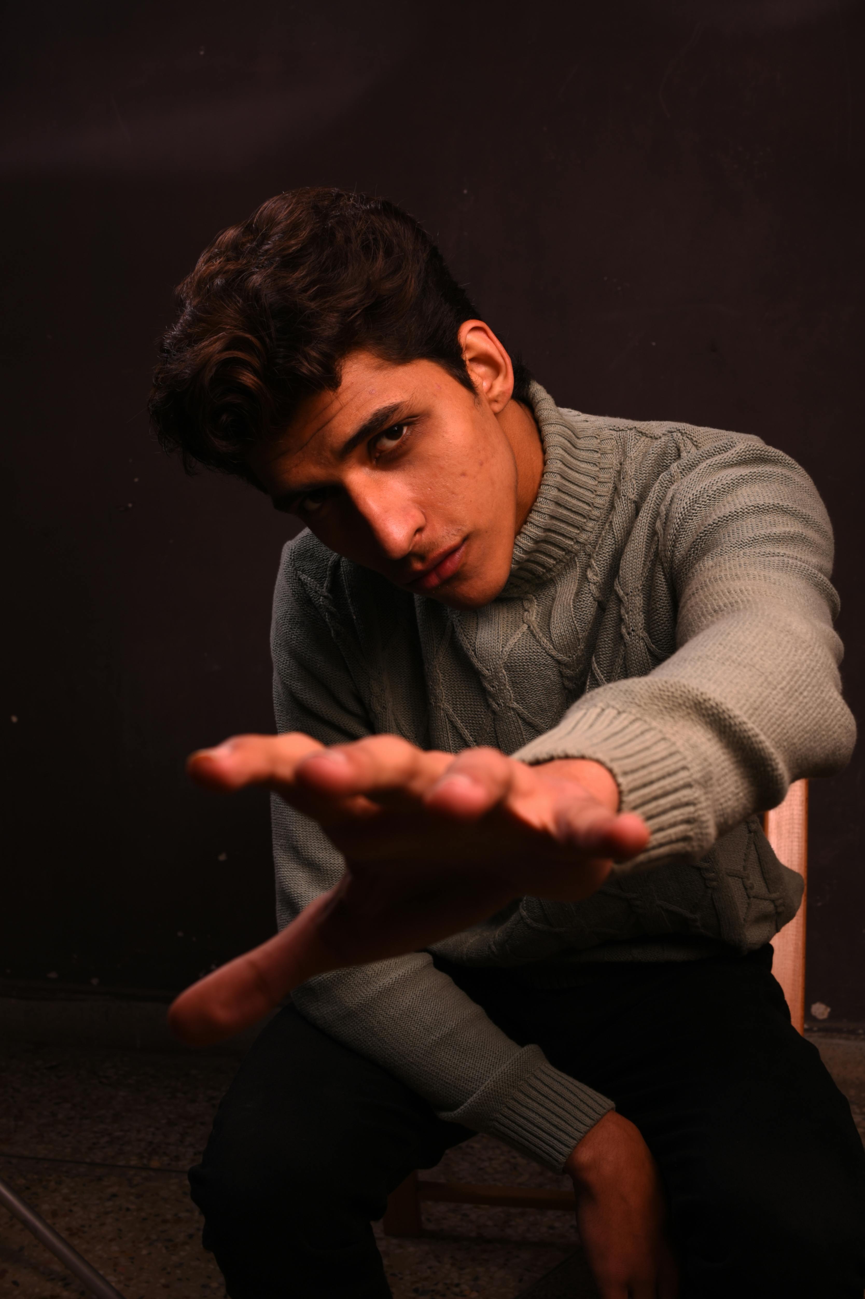 Male Singer Walling On Dark Stage Photos, Download The BEST Free Male ...