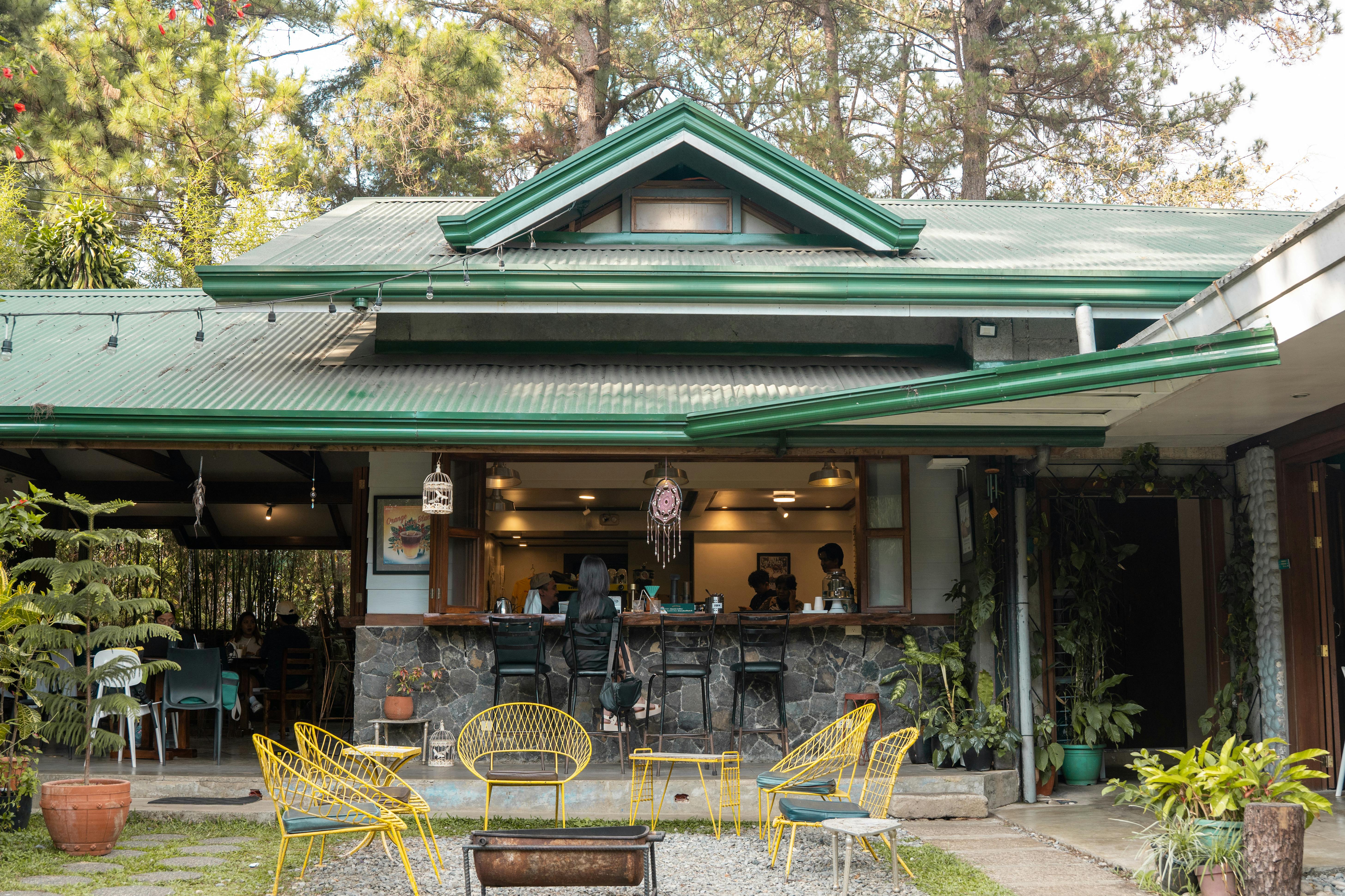 Bar in a Traditional Building on Philippines · Free Stock Photo