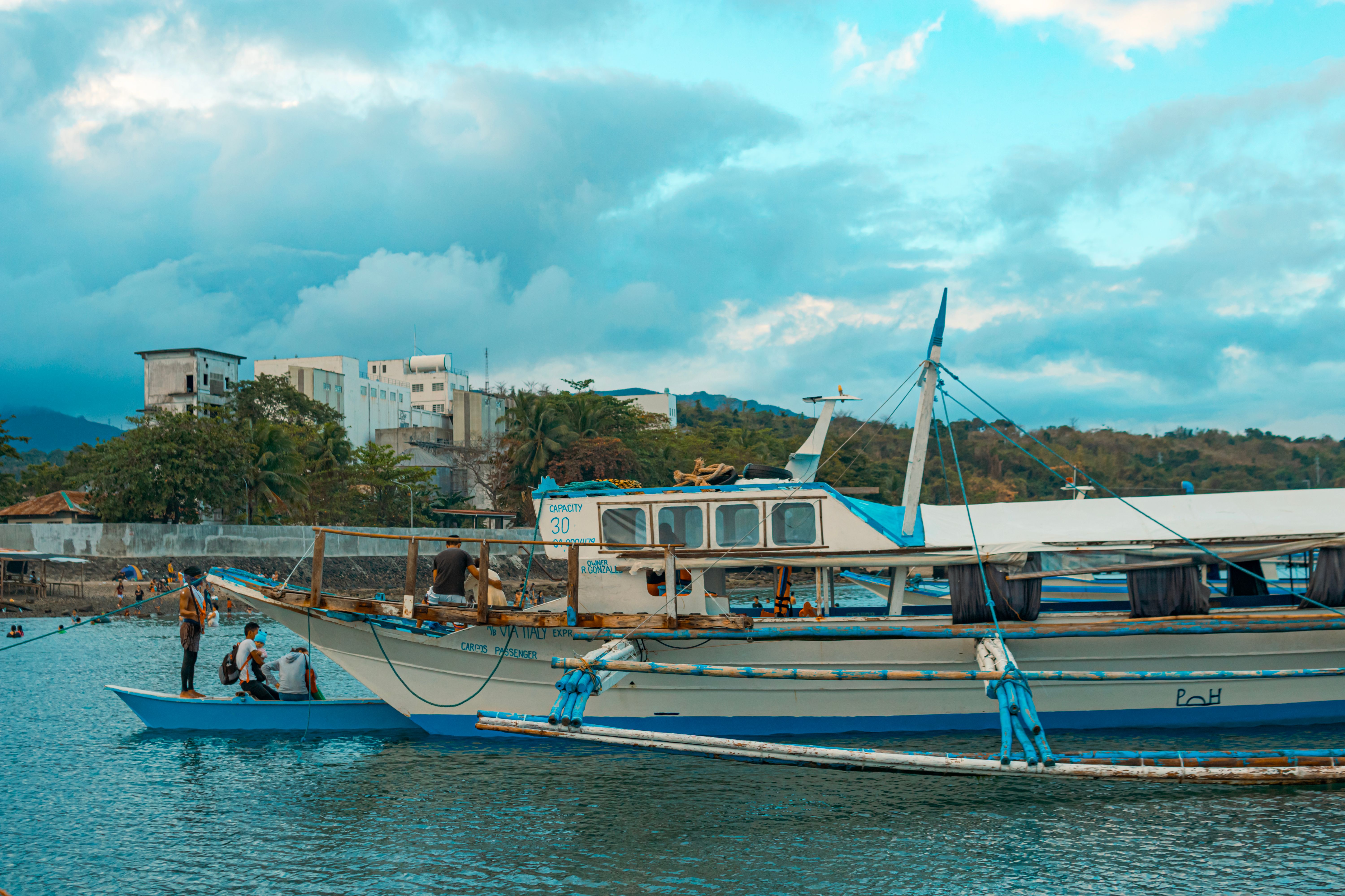 Roofed Passenger Boat · Free Stock Photo