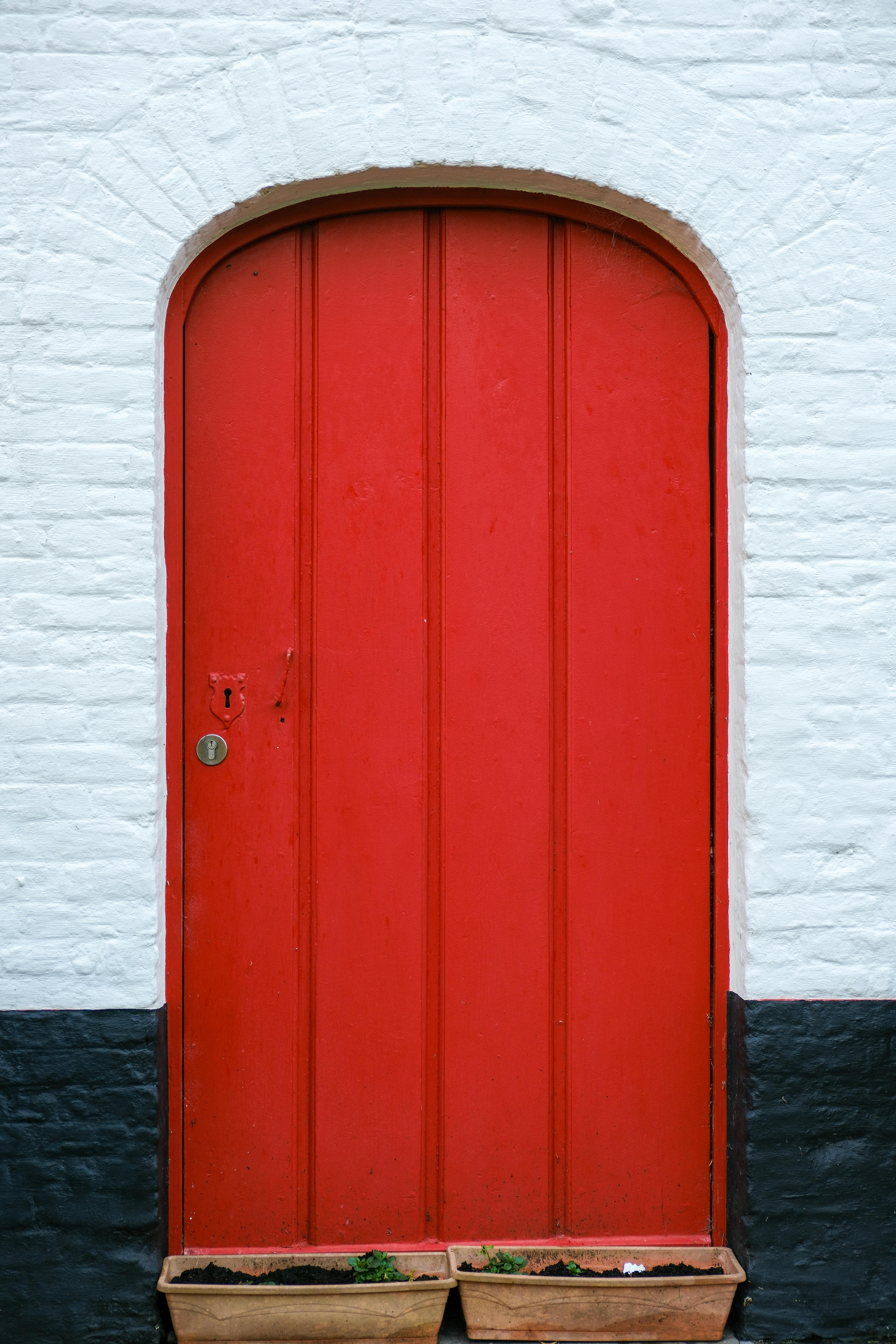 Bright Red Door · Free Stock Photo