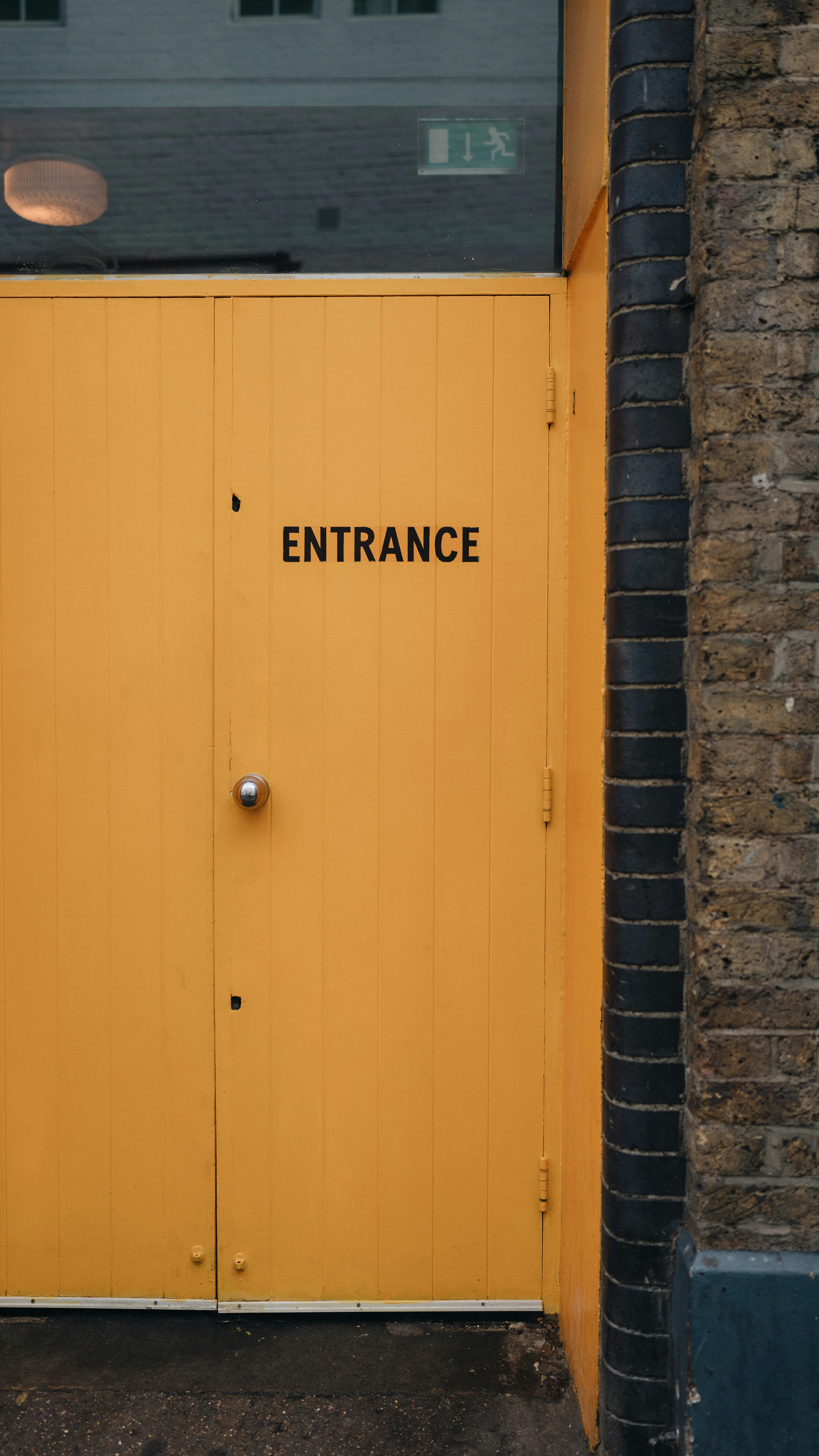 An Entrance to a Building · Free Stock Photo
