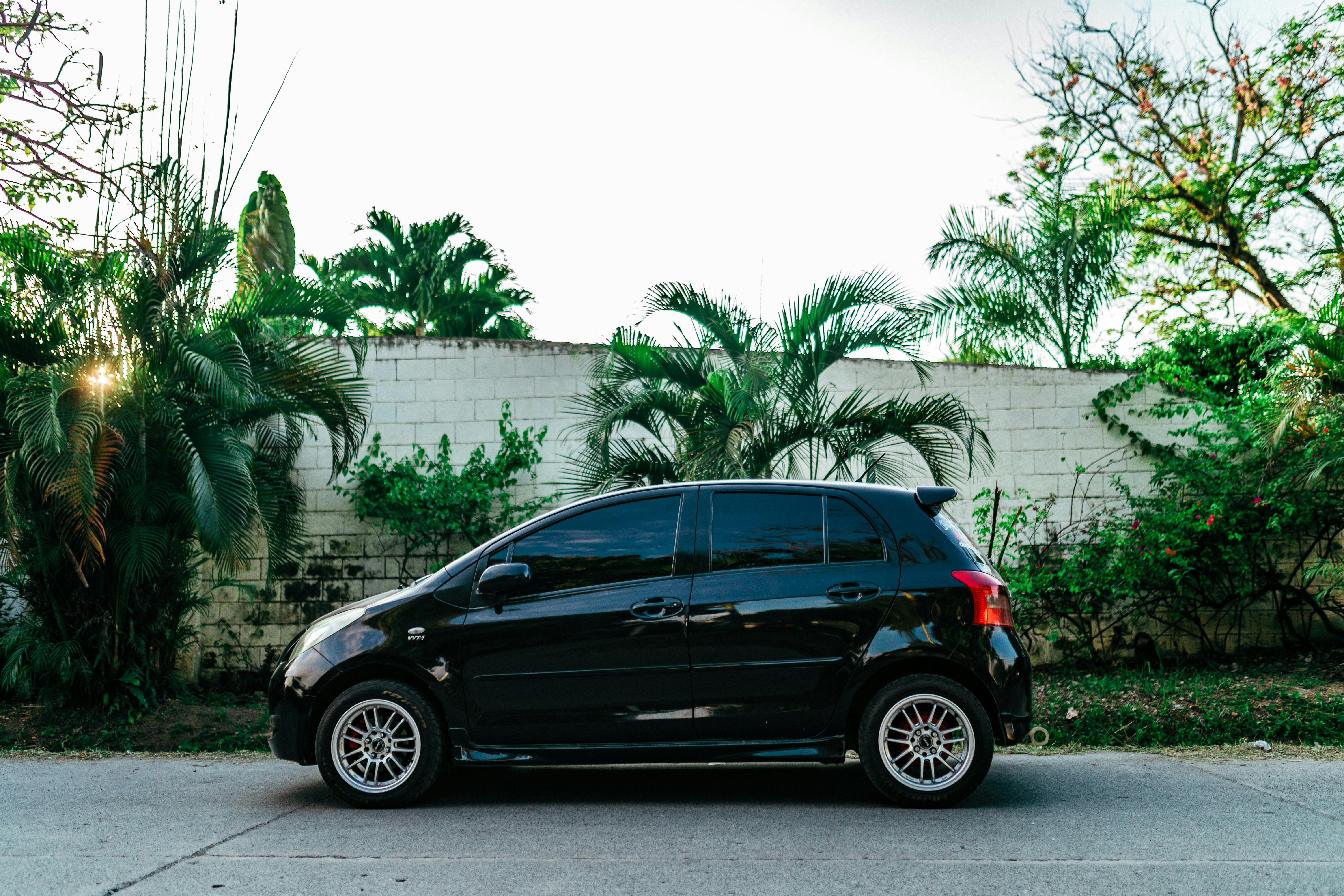 Black Toyota Yaris · Free Stock Photo