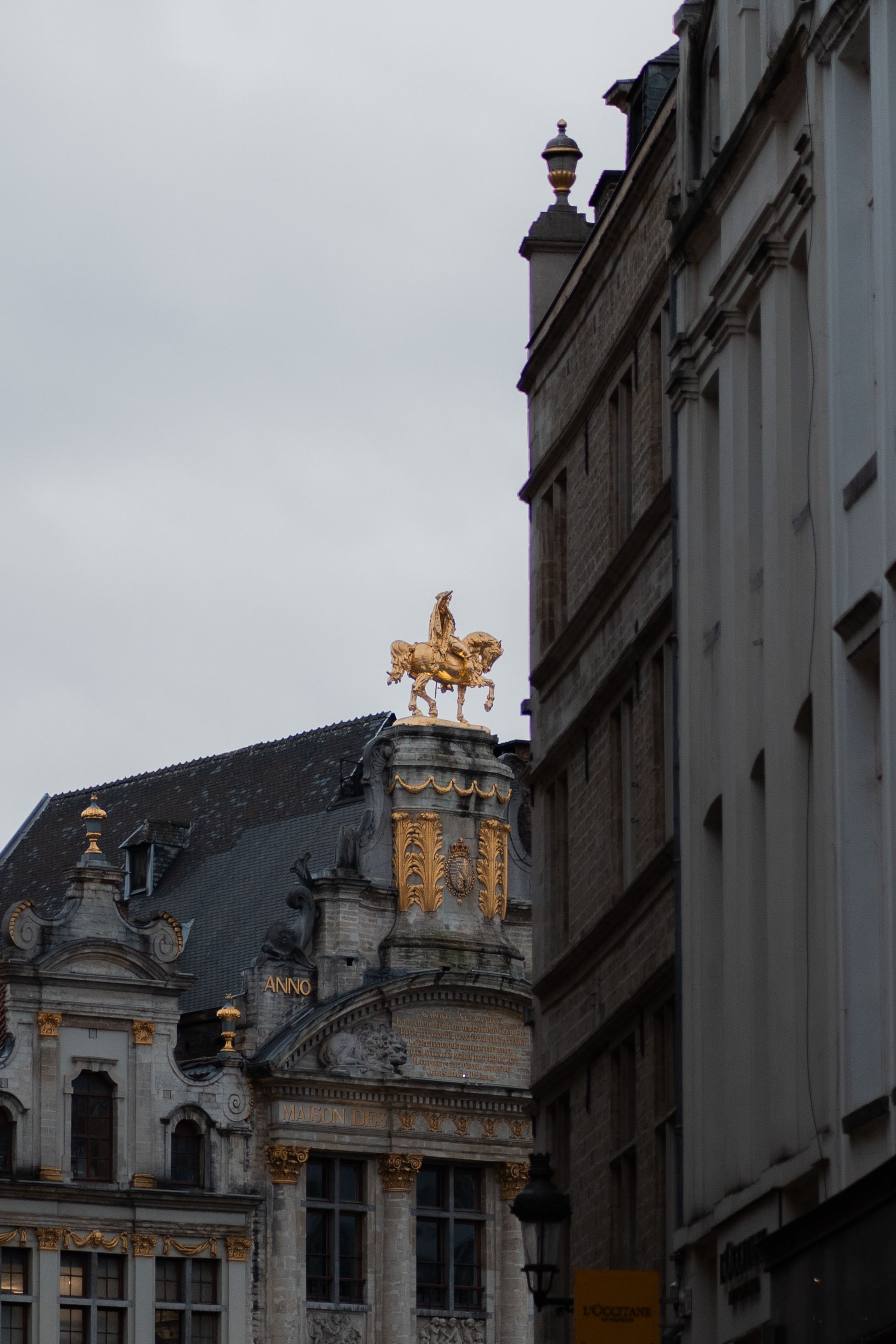 Golden Statue at Grand Place in Brussels · Free Stock Photo