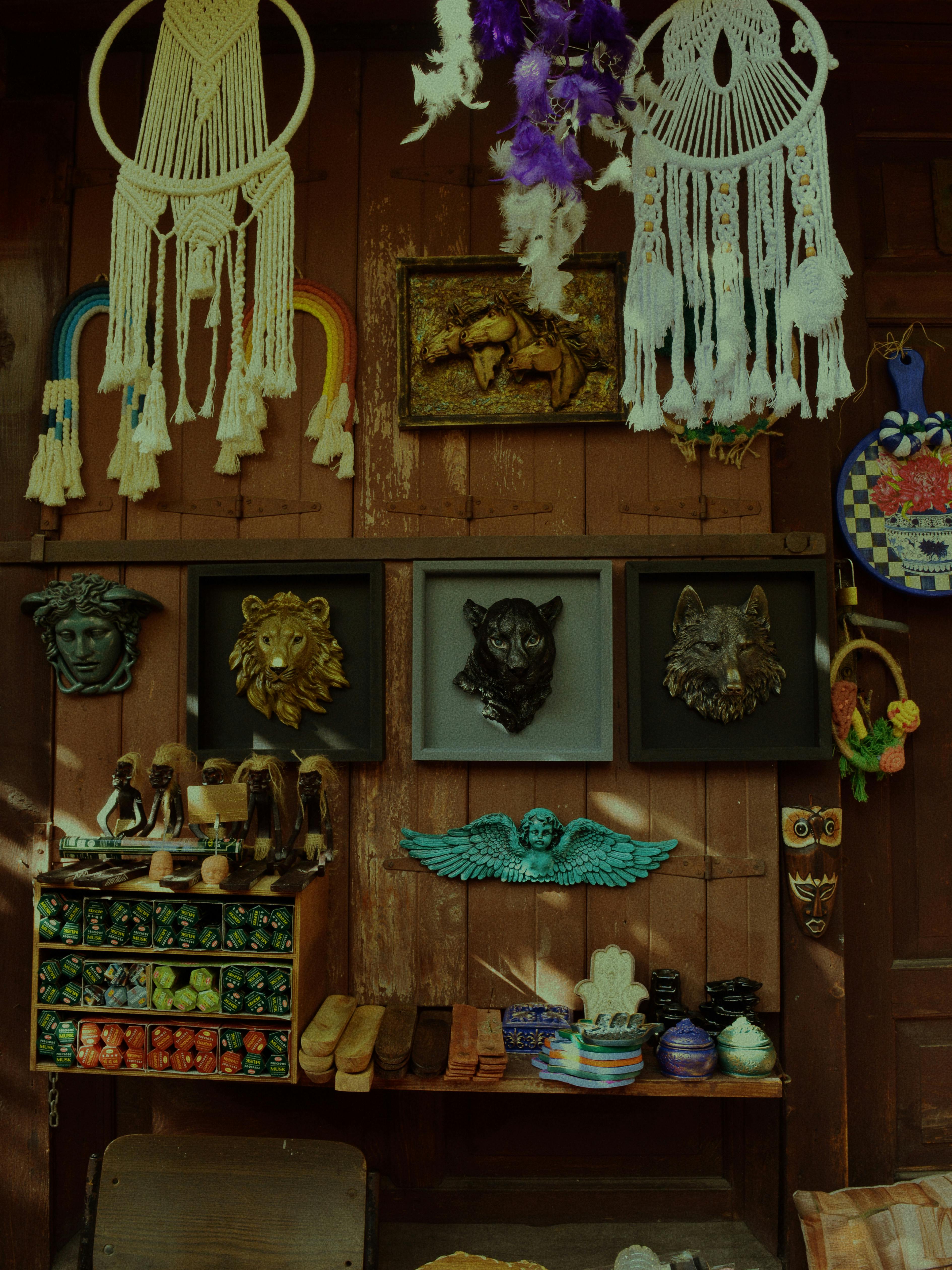 Foto de stock gratuita sobre #interior, adornos, antifaces, arco iris ...