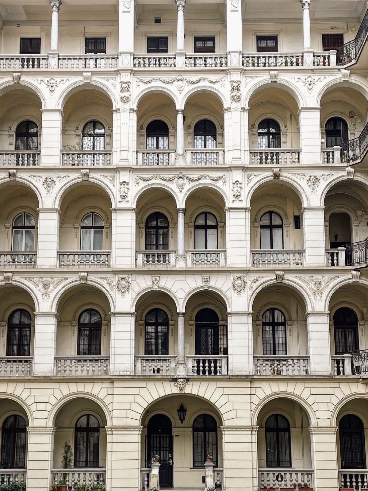 Hotel Building Photos, Download The BEST Free Hotel Building Stock ...