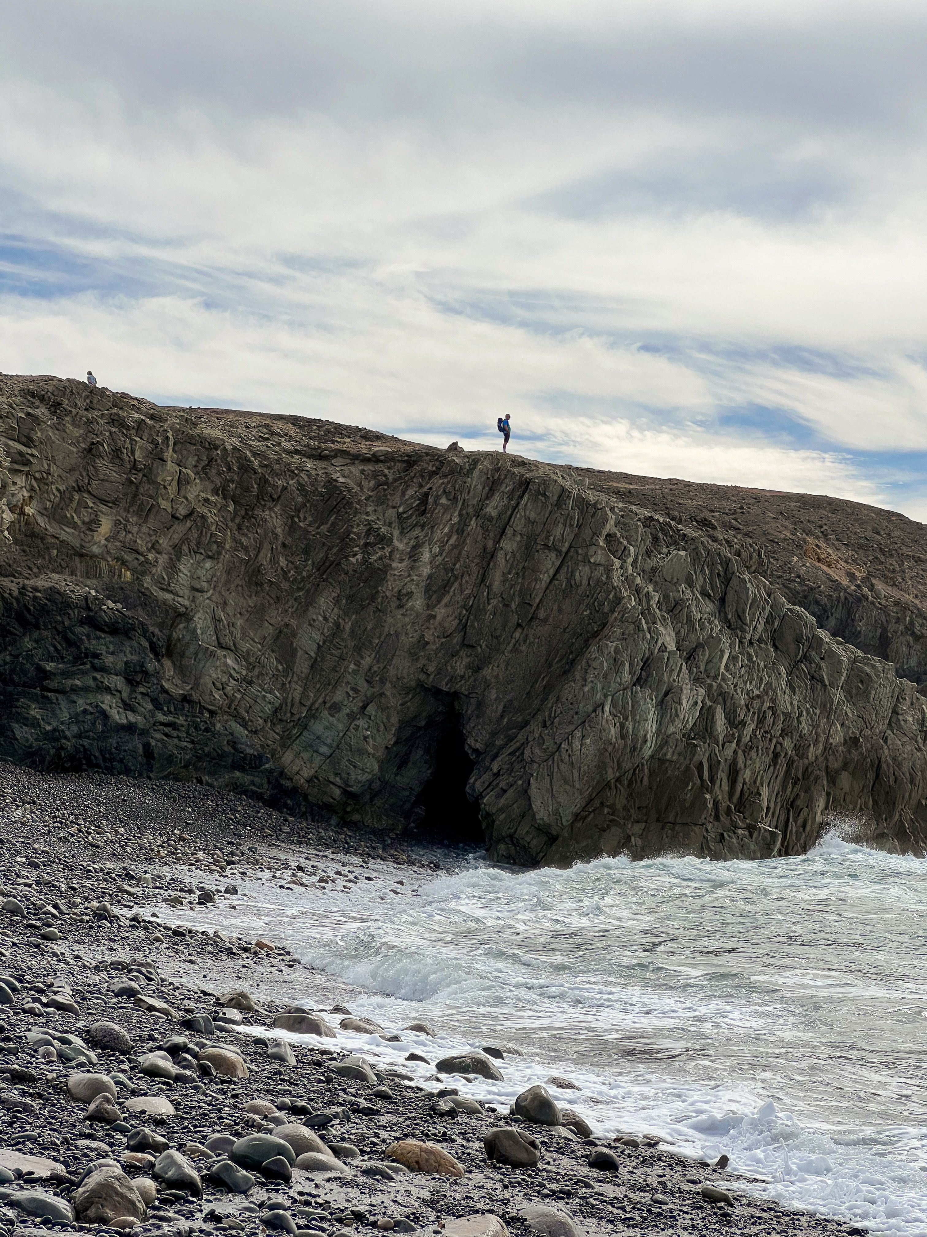 People on a Cliff · Free Stock Photo