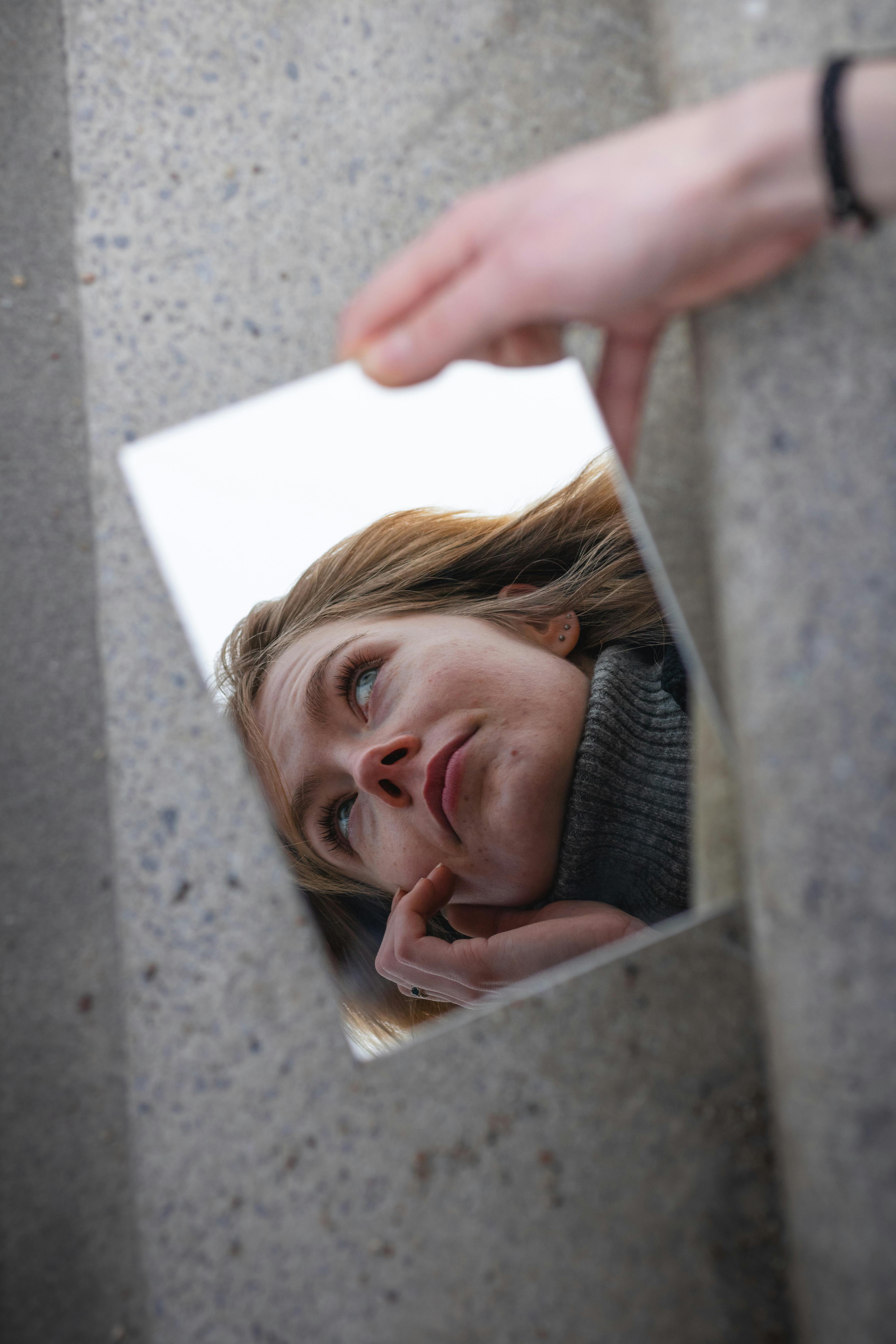 Scared At Reflection In Mirror Photos, Download The BEST Free Scared At ...