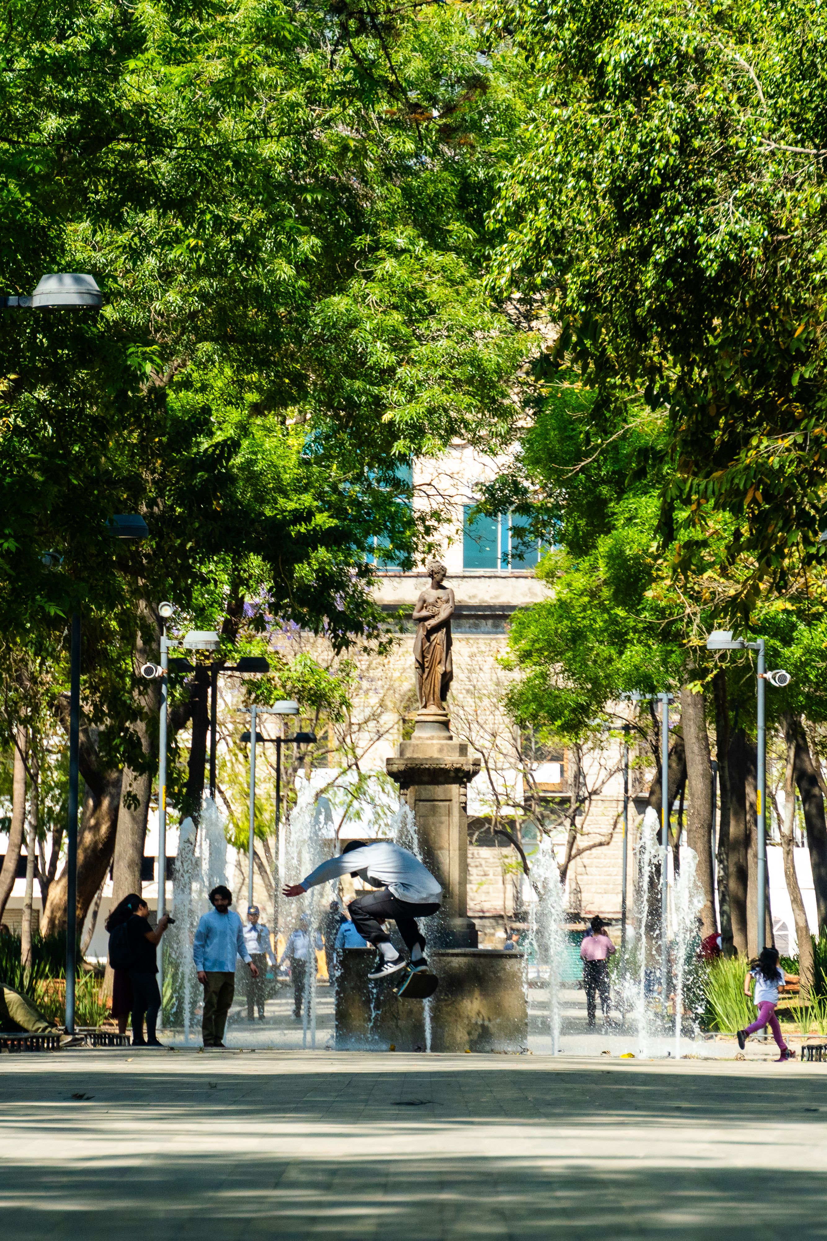 Statue in a Park in Mexico · Free Stock Photo