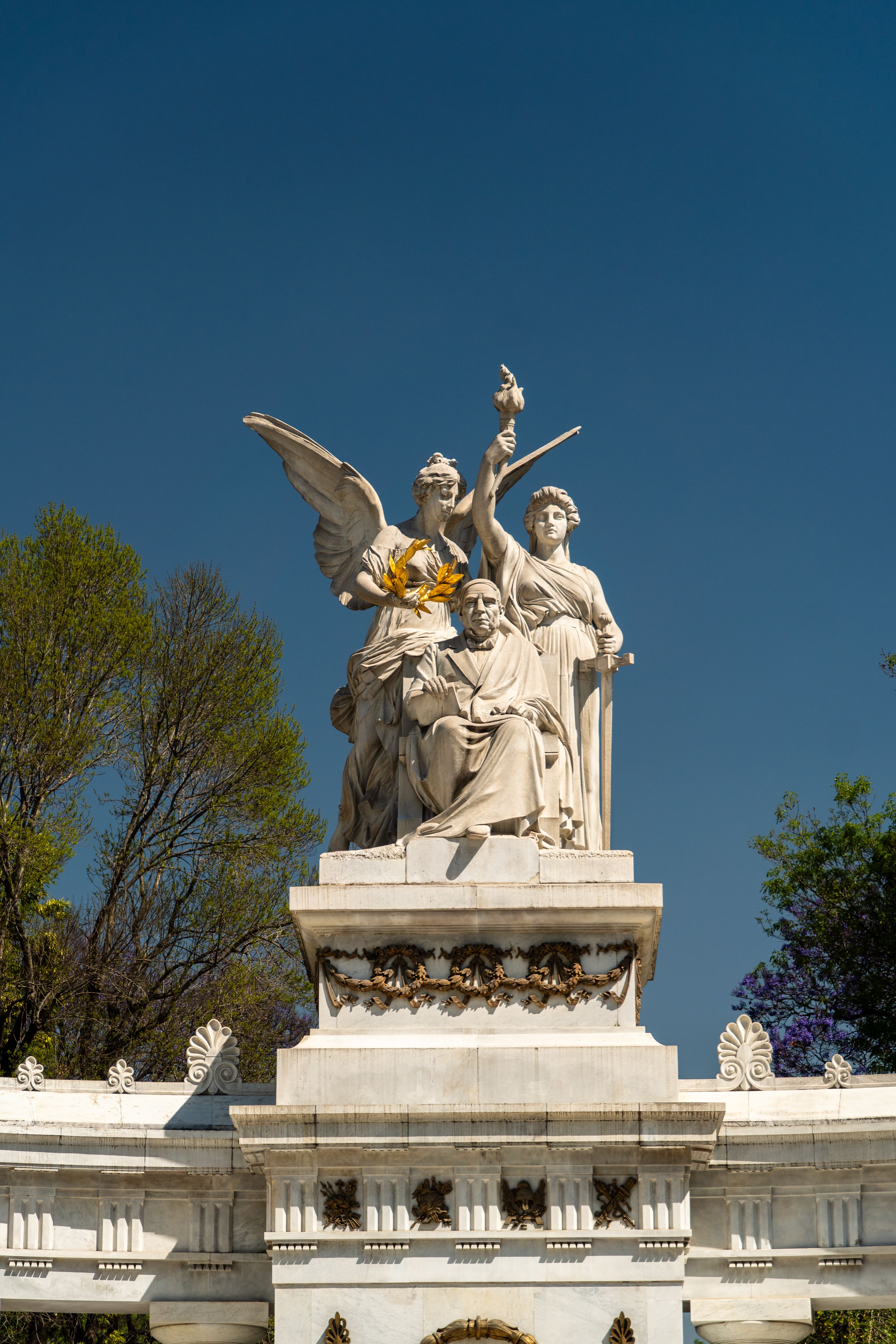 Statue in Mexico in Sunlight · Free Stock Photo