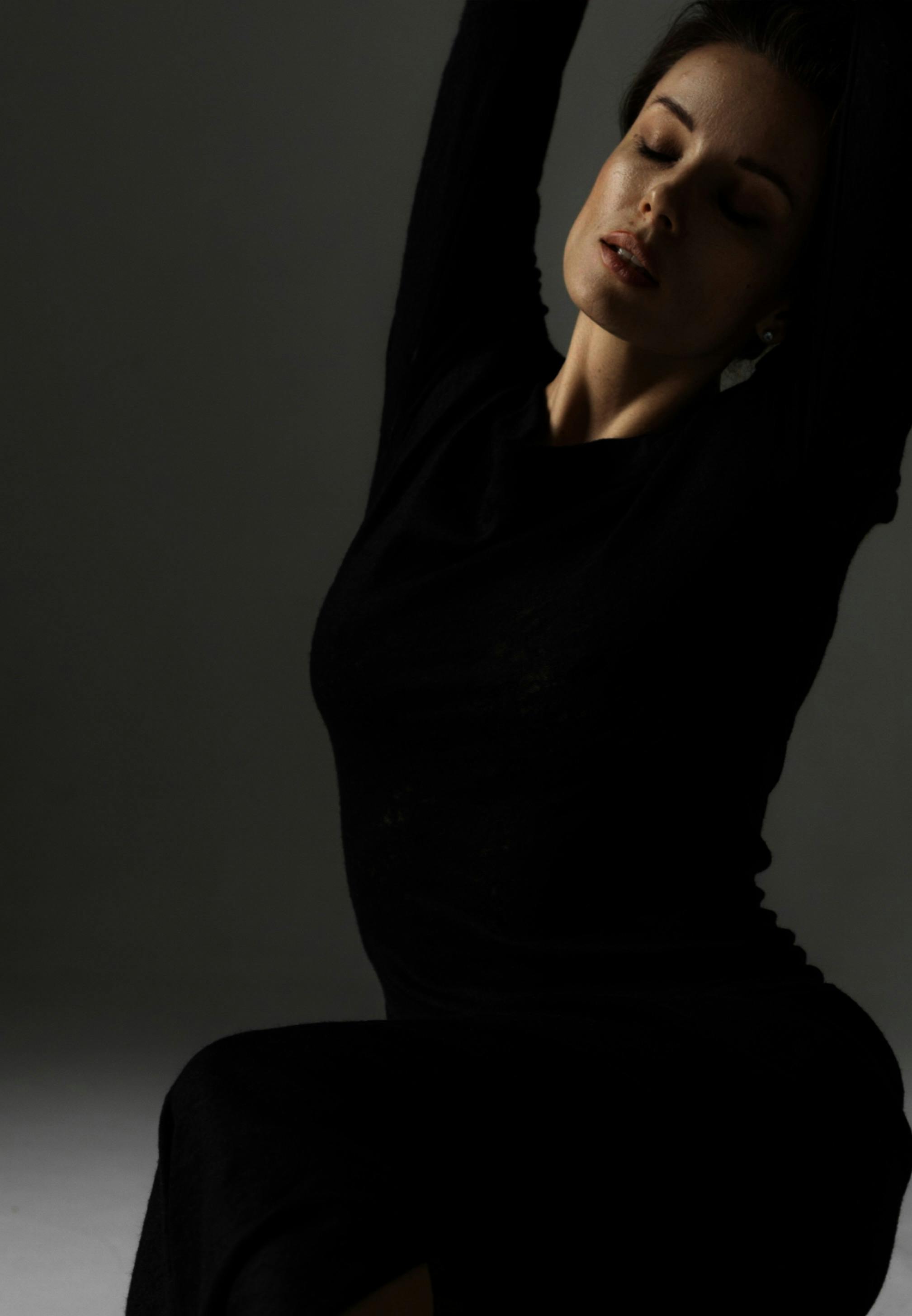 En Pose Photos, Download The BEST Free En Pose Stock Photos & HD Images