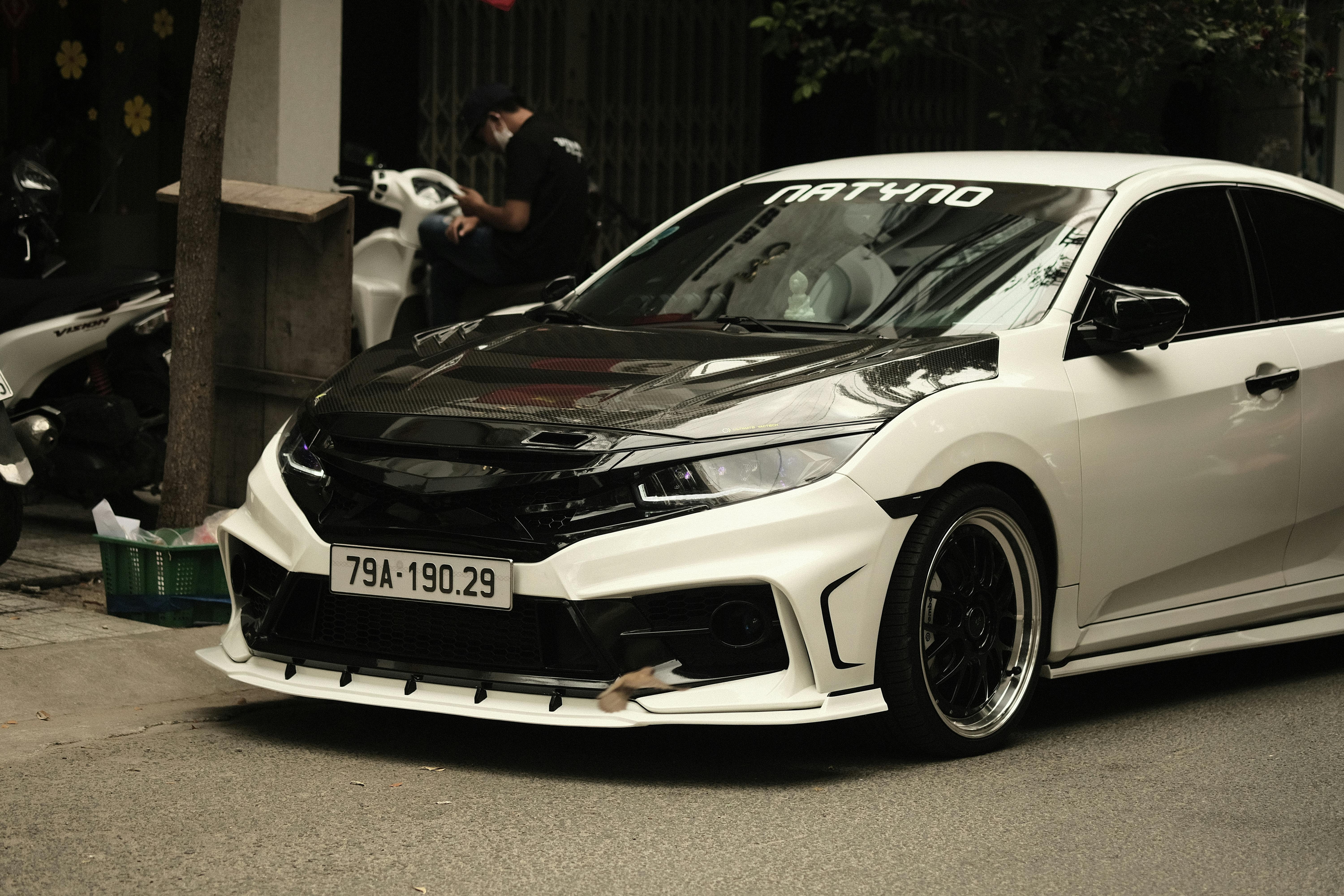 Gray Honda Civic Type R · Free Stock Photo