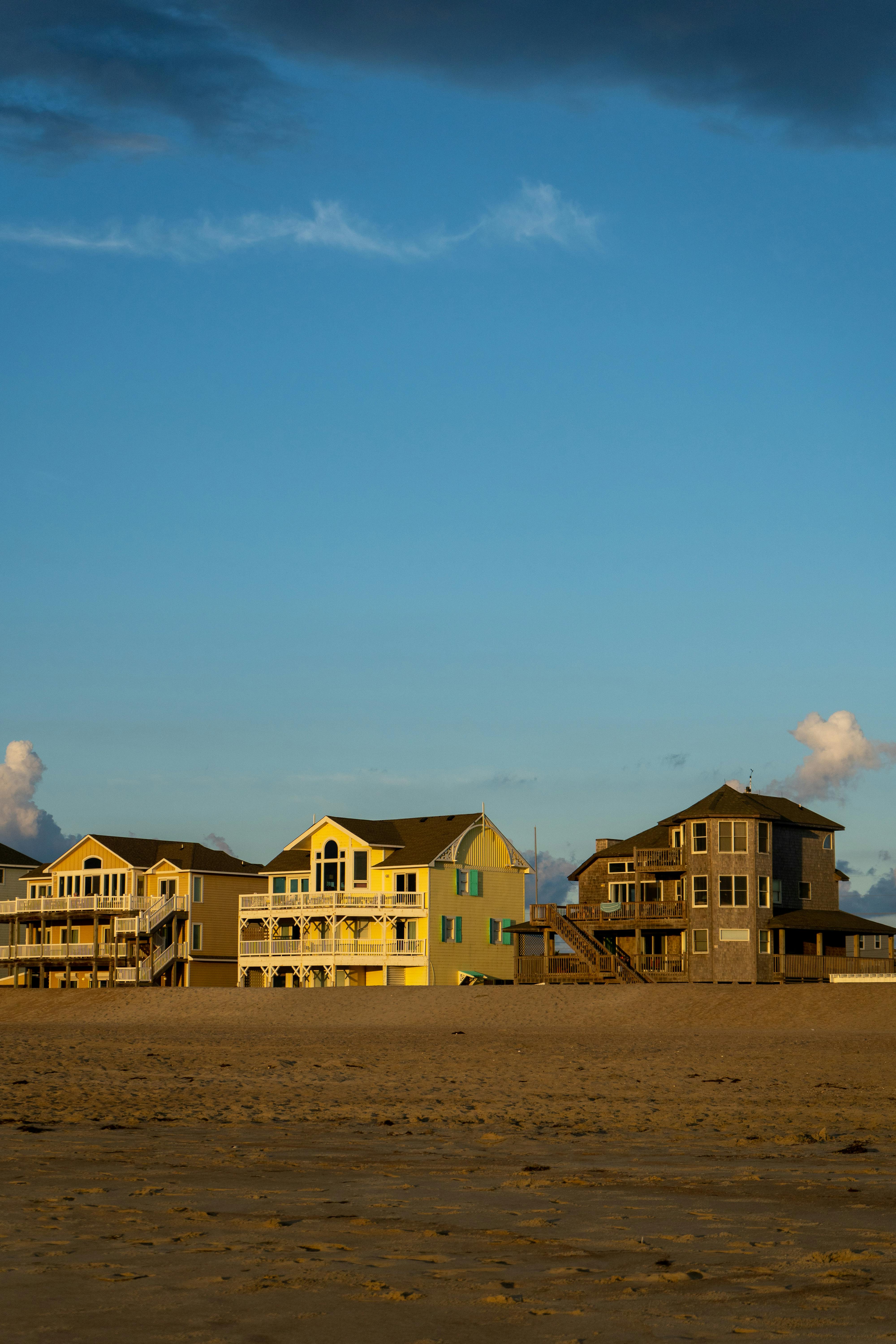 Houses by the Beach on the Gold Coast · Free Stock Photo